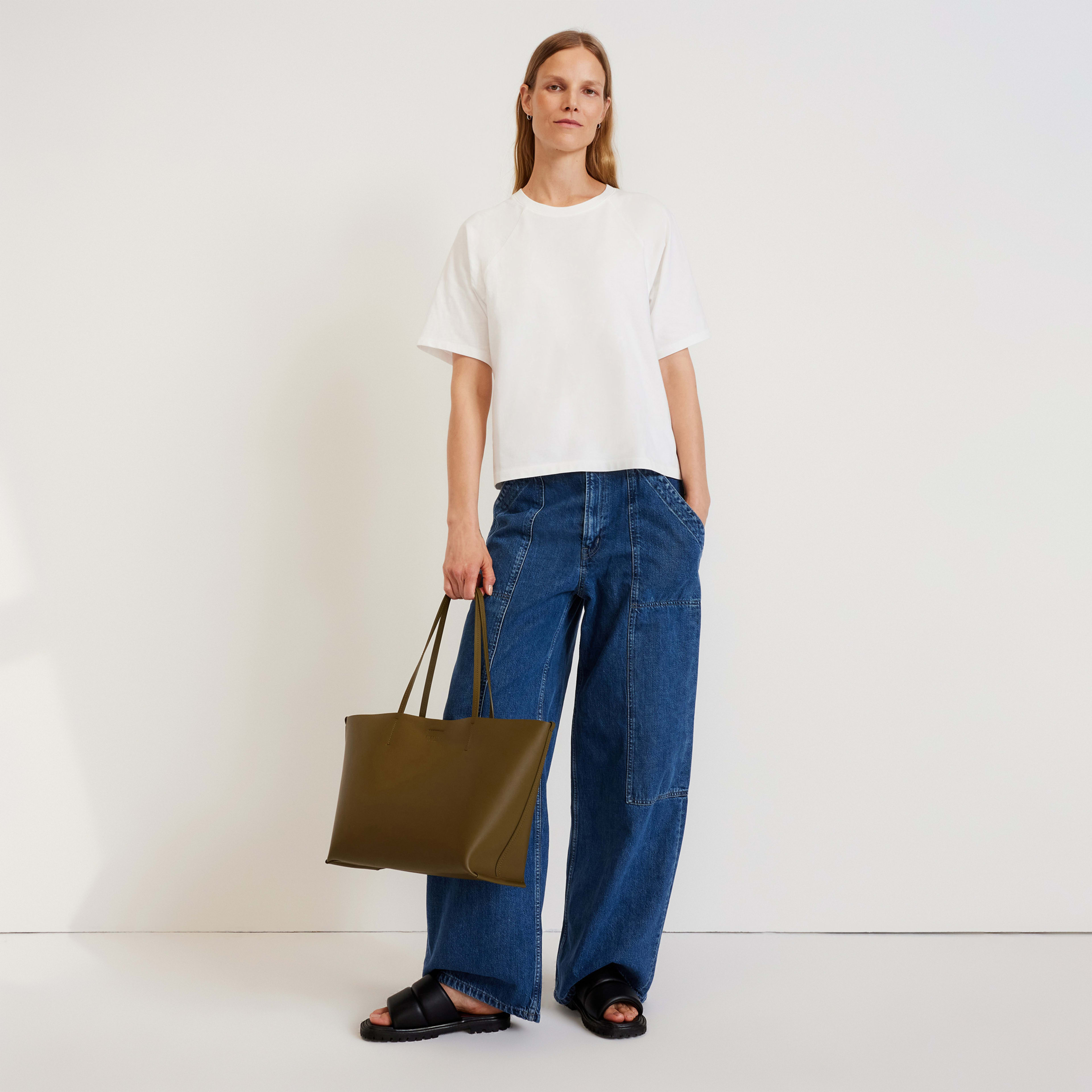 The Luxe Medium Italian Leather Tote Beech – Everlane
