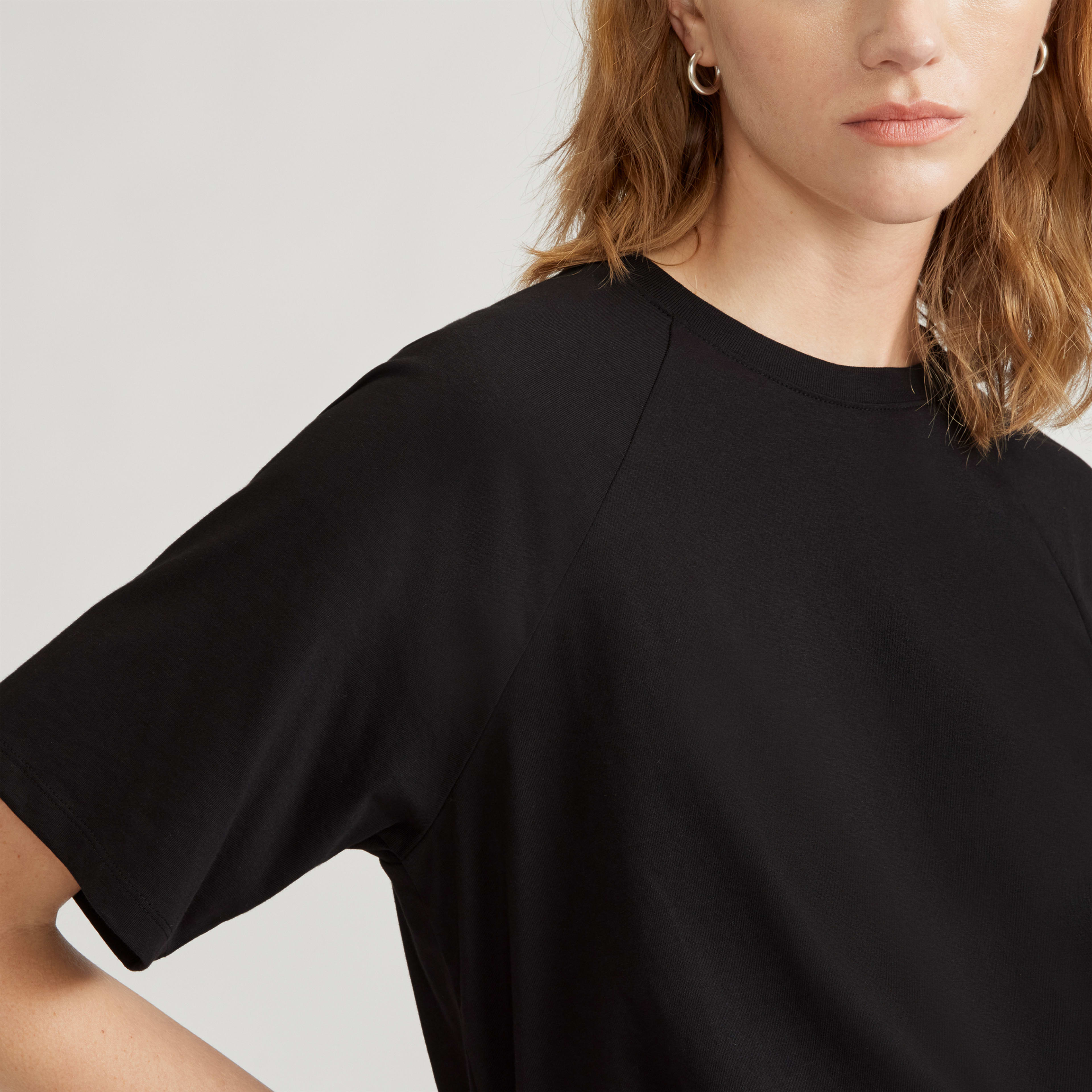 The Organic Cotton Raglan Tee Black – Everlane