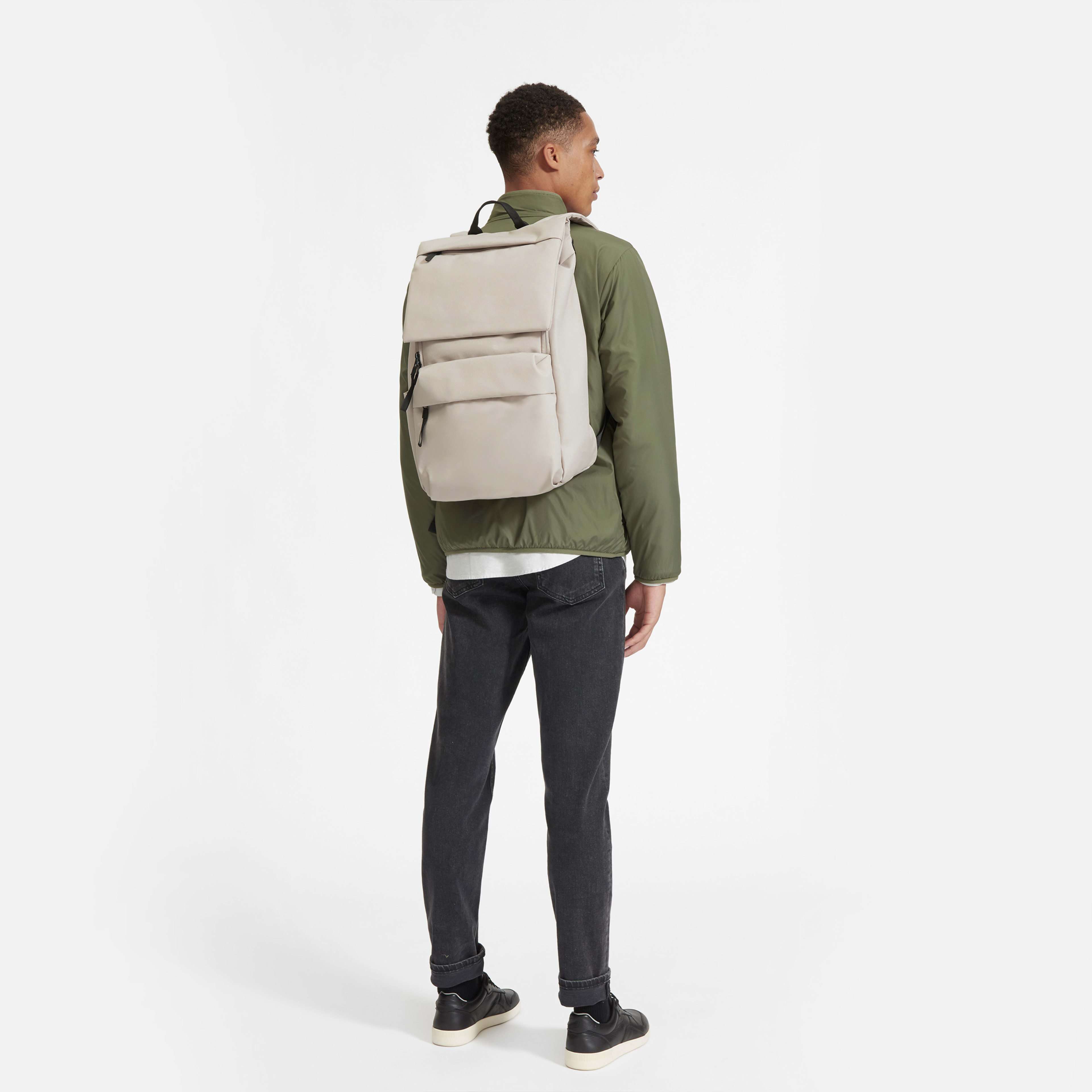 The ReNew Transit Backpack Warm Quartz – Everlane