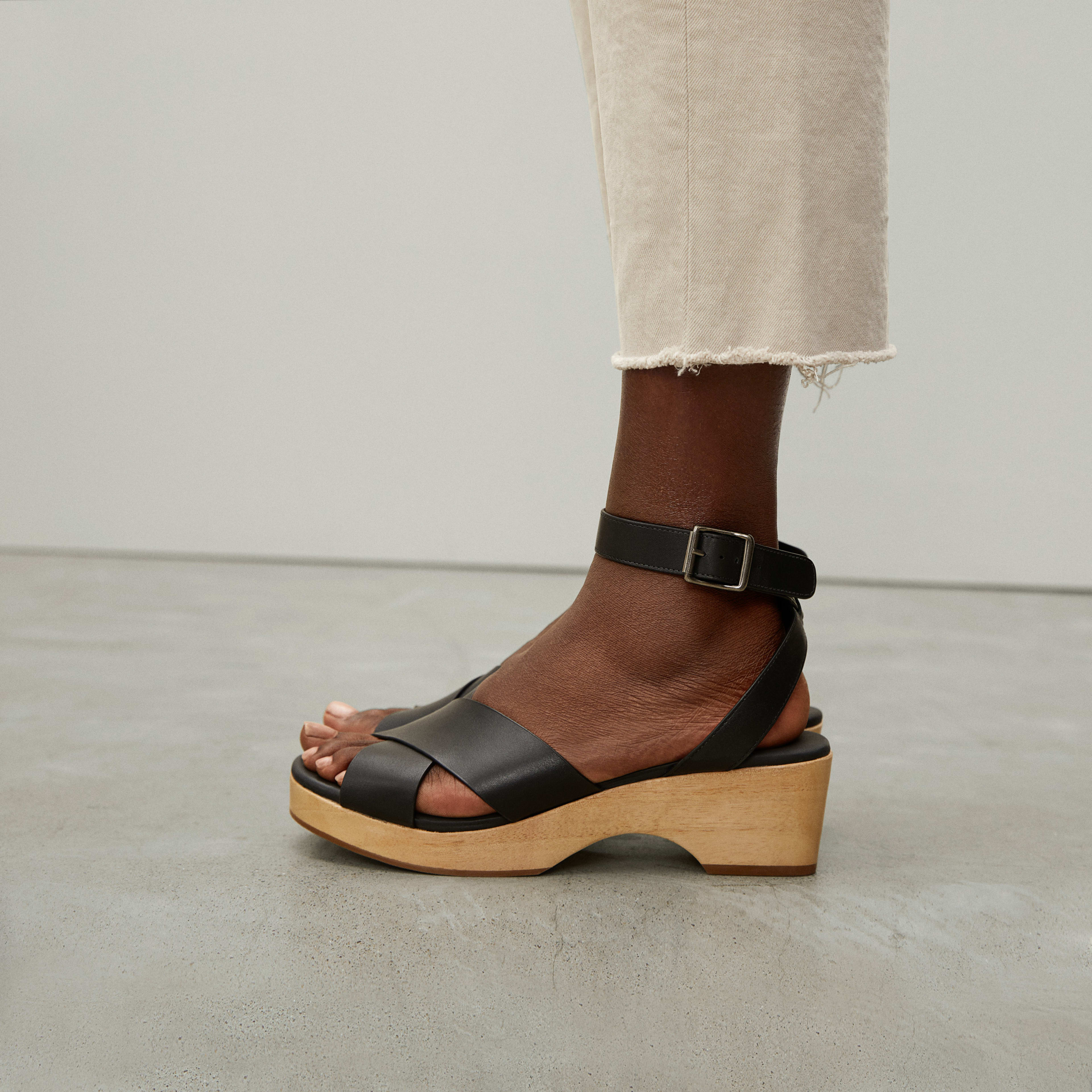 The Clog Sandal Black Everlane
