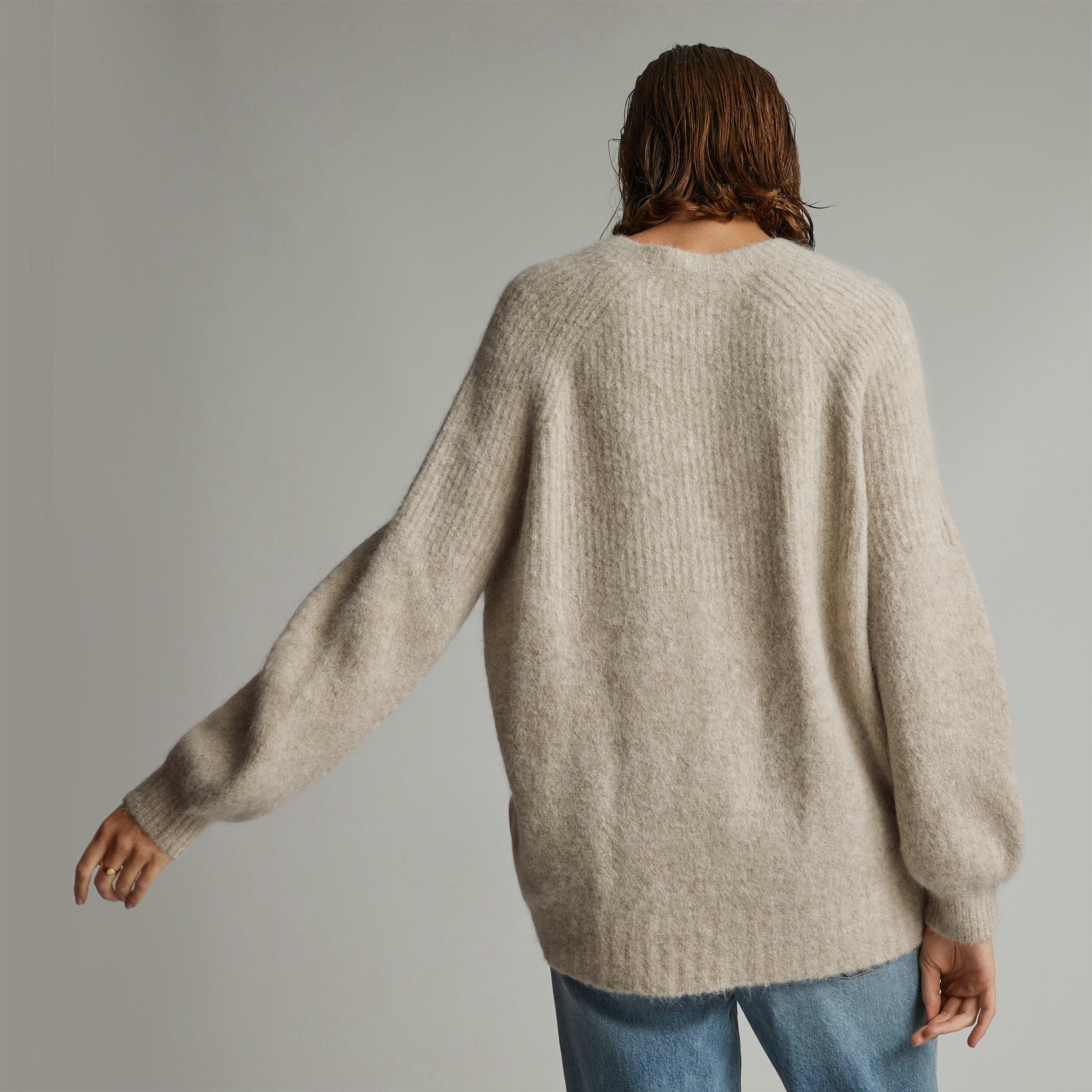 The SuperFuzz Alpaca Oversized Crew Light Oat – Everlane
