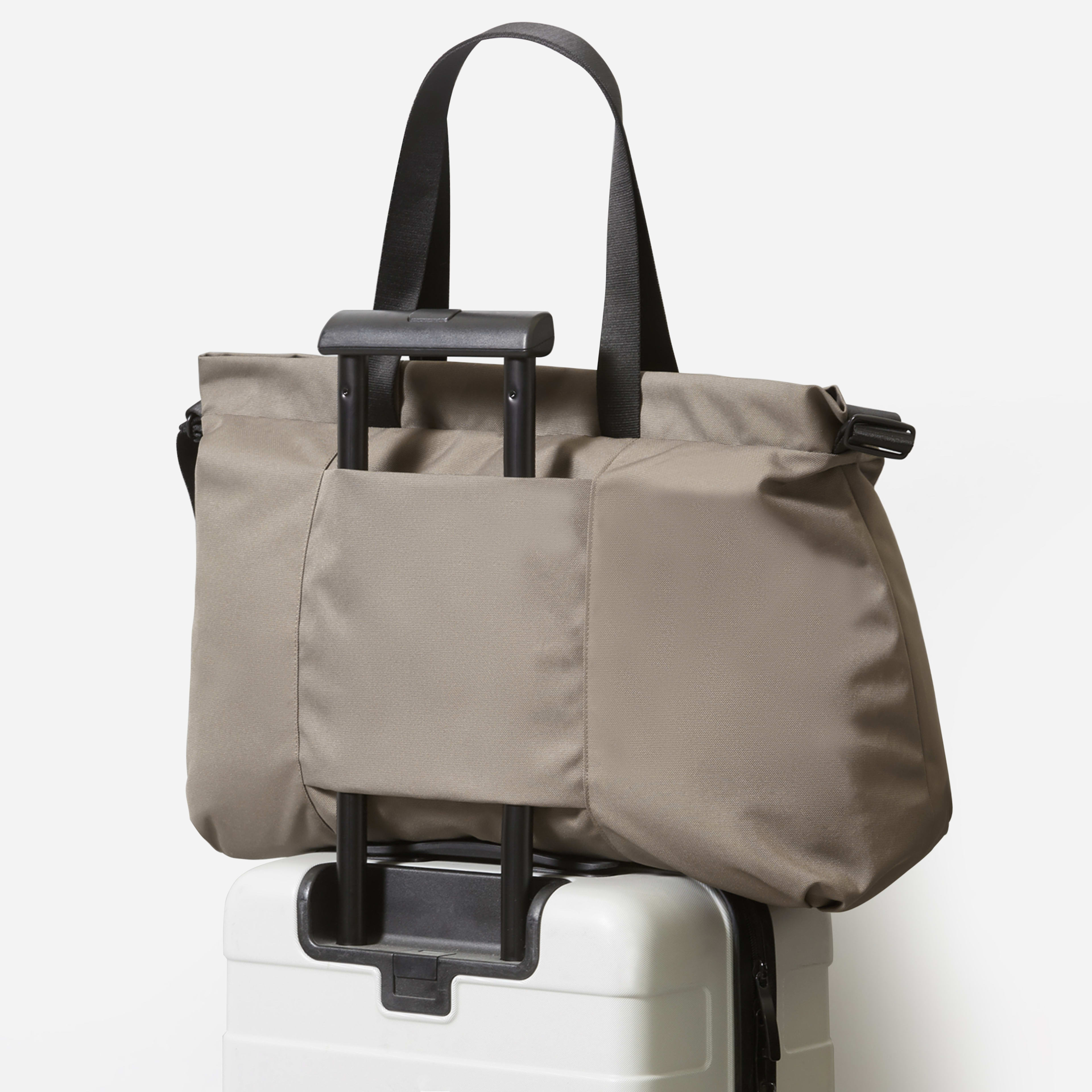 The ReNew Transit Weekender Warm Charcoal – Everlane