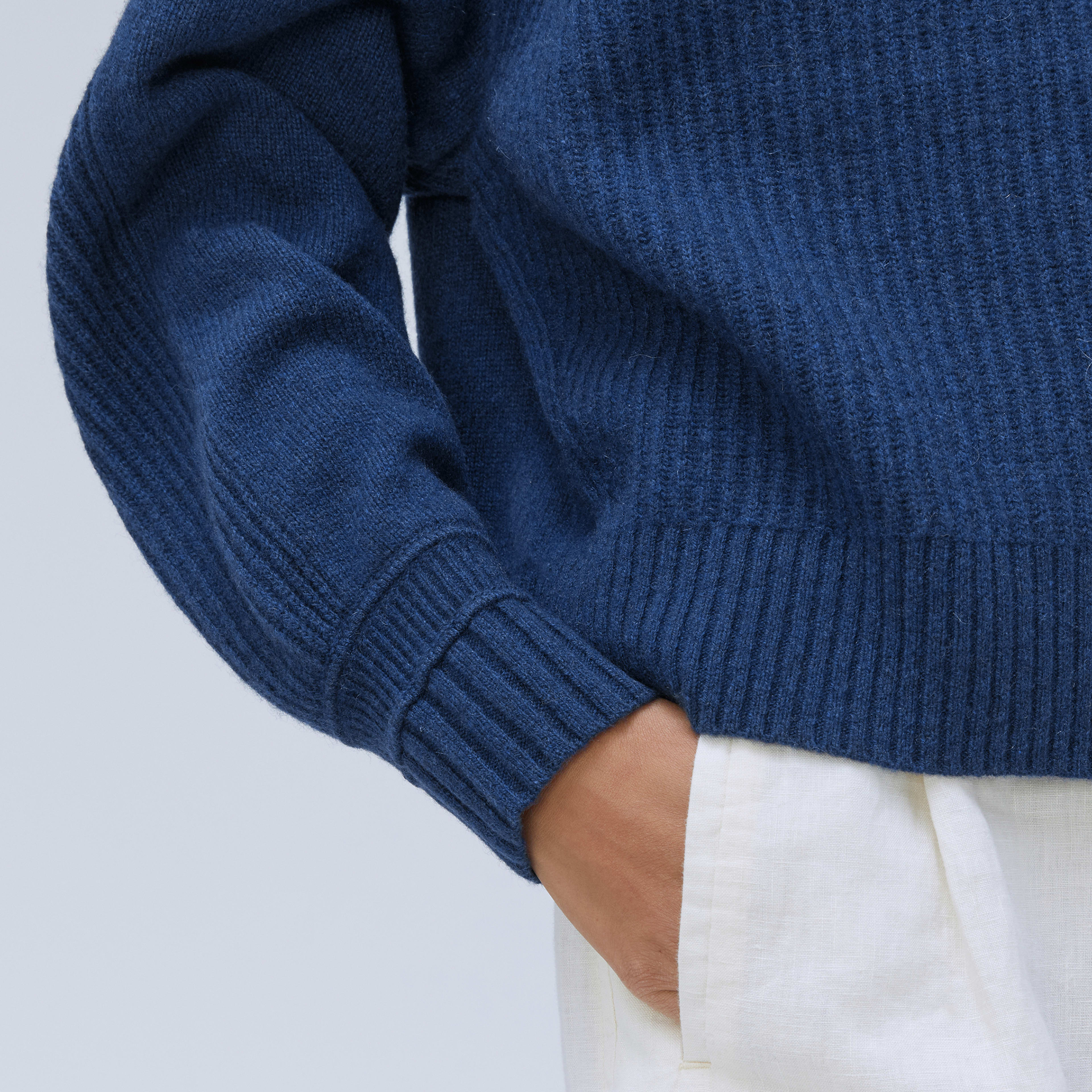 The Cashmere Ribbed Turtleneck Bright Navy – Everlane
