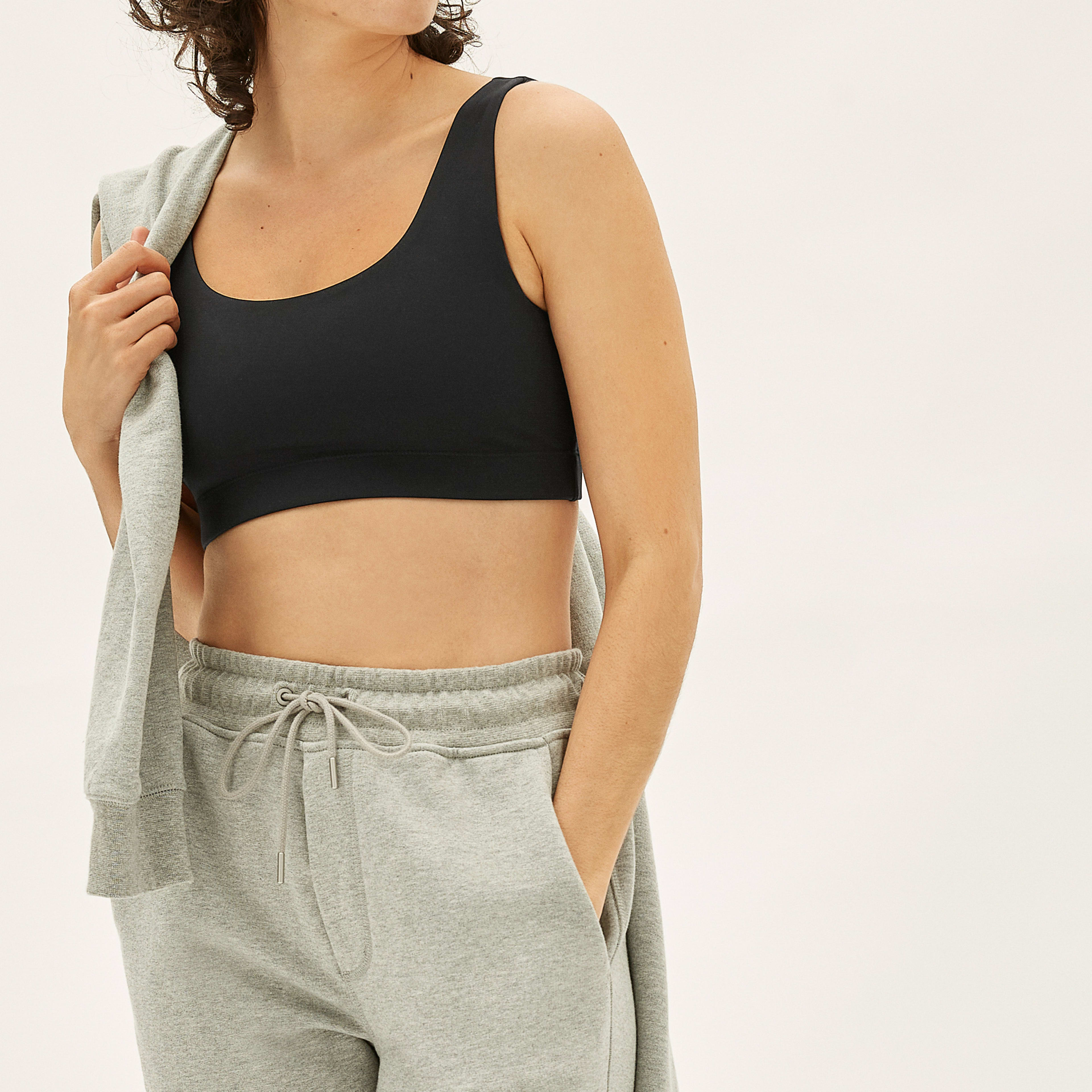 The Perform Bra Black – Everlane