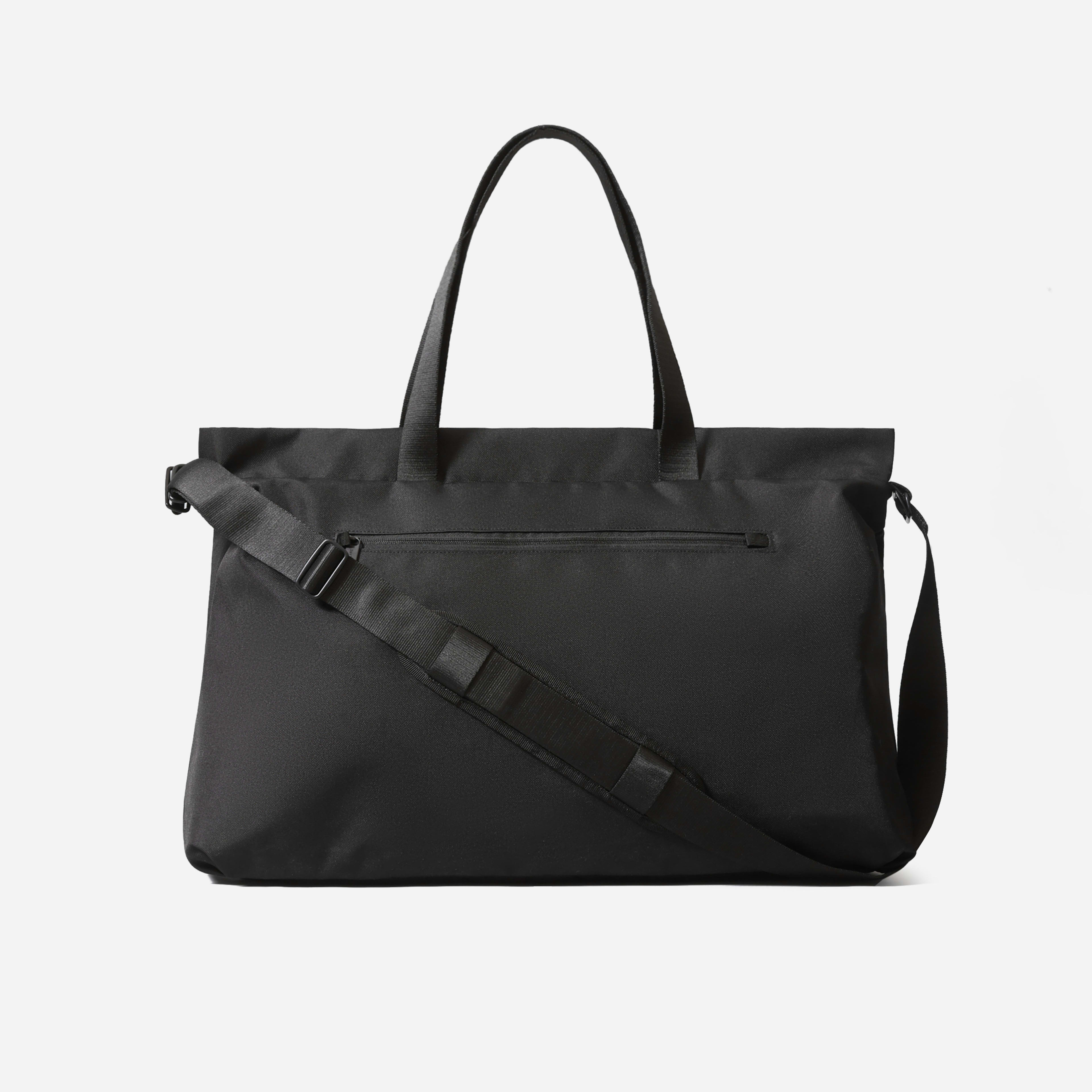 The ReNew Transit Weekender Black – Everlane