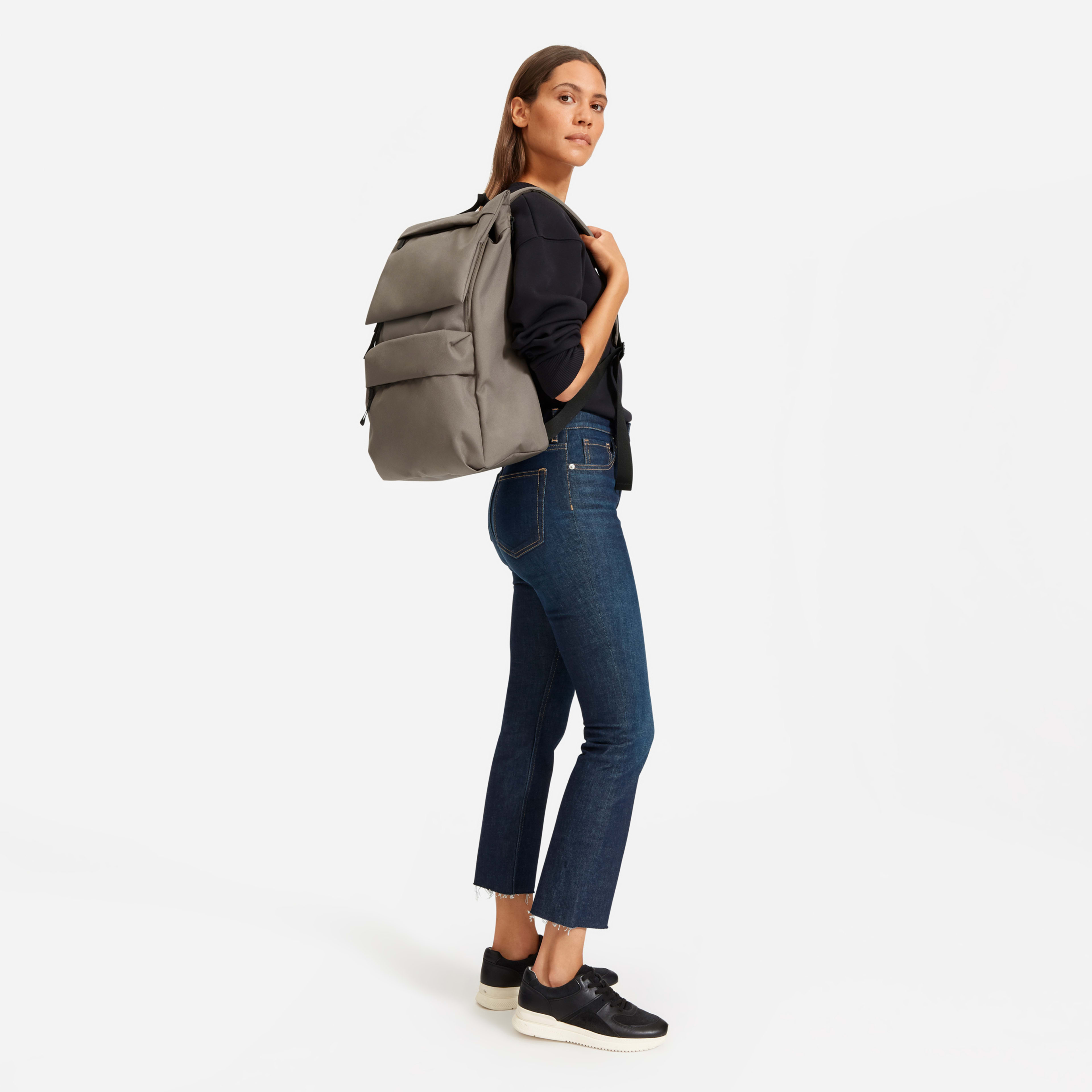 The ReNew Transit Backpack Warm Charcoal – Everlane