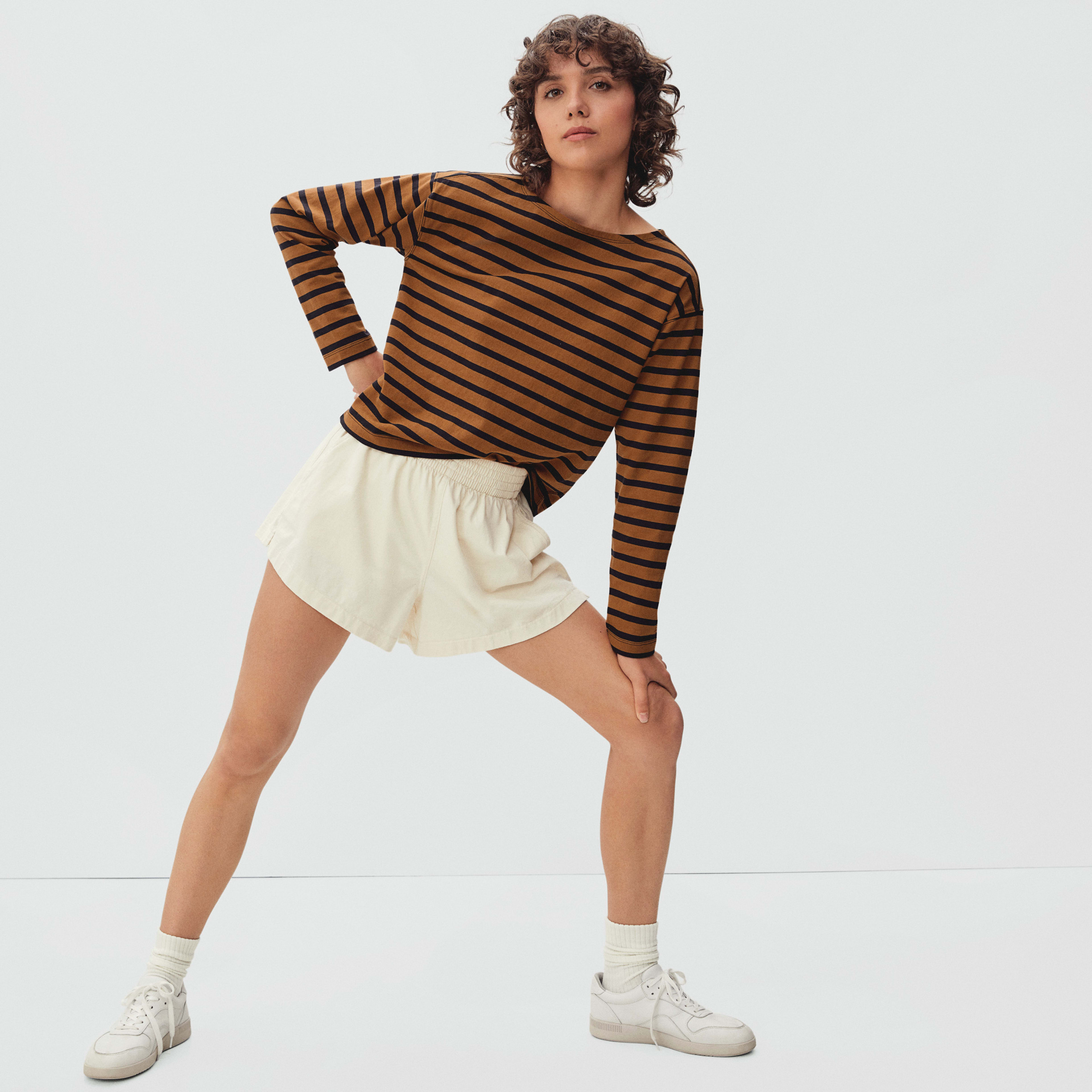 The Modern Breton Tee Toasted Almond / Black – Everlane