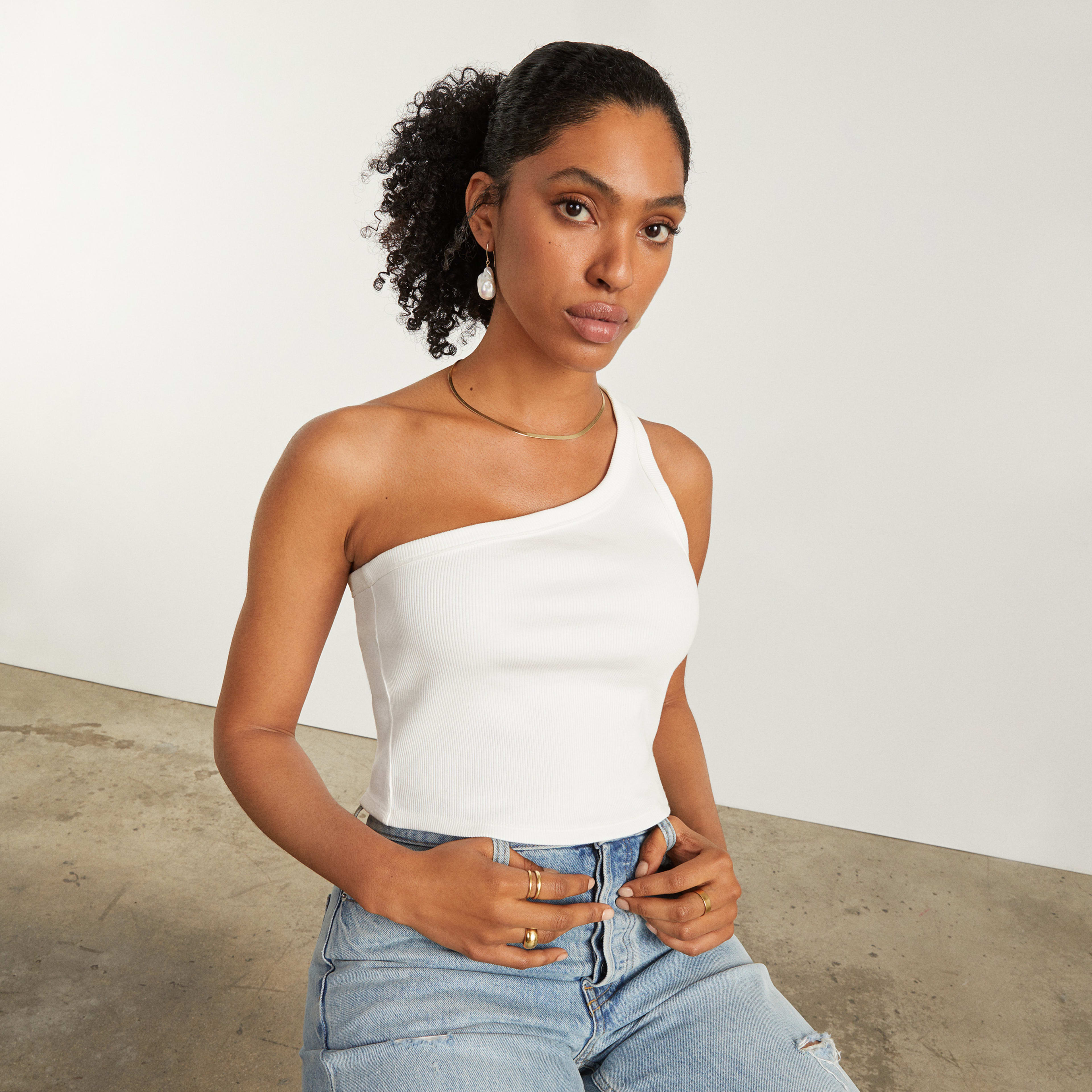 The Ribbed One-Shoulder Tank White – Everlane