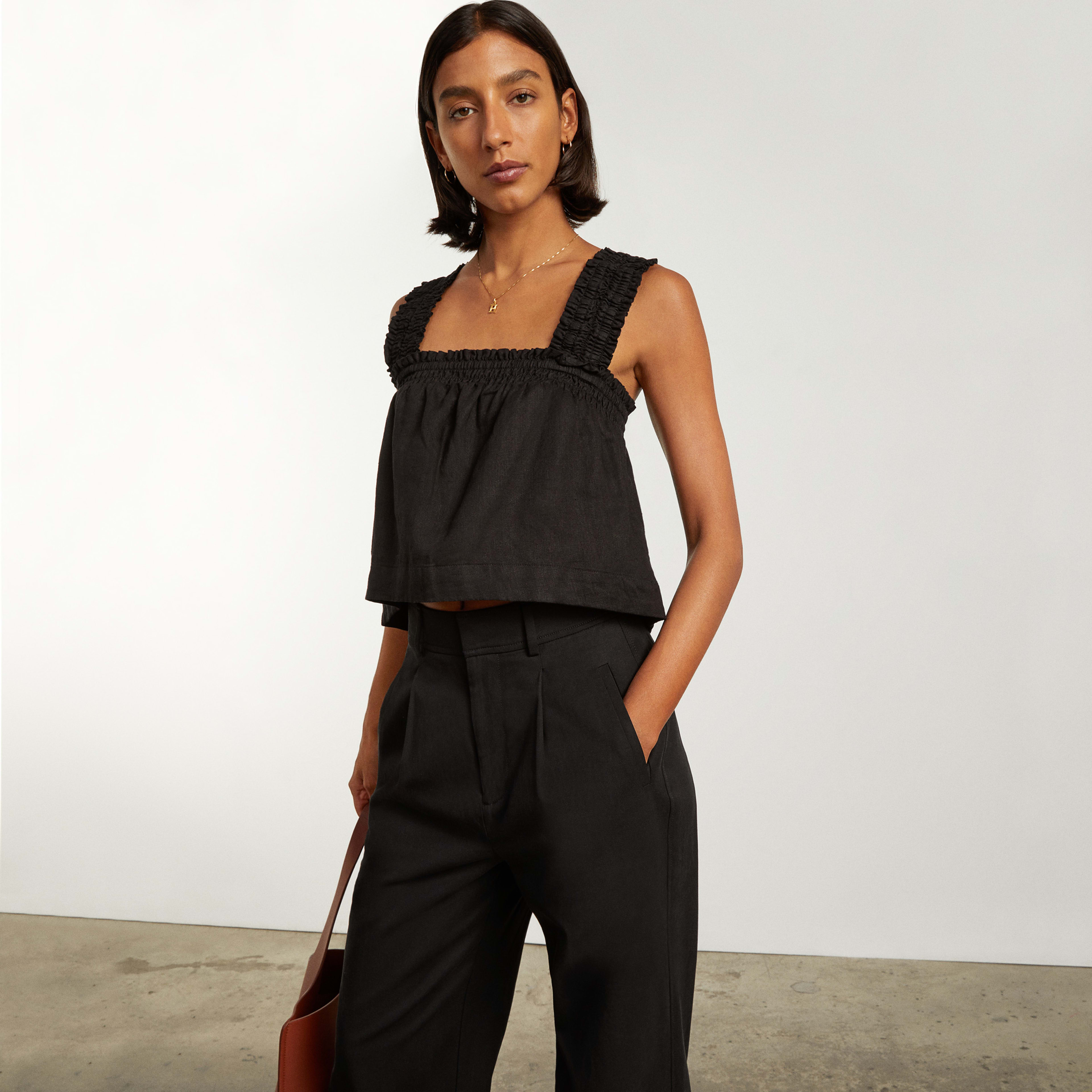 The Smocked Linen Cami Black – Everlane