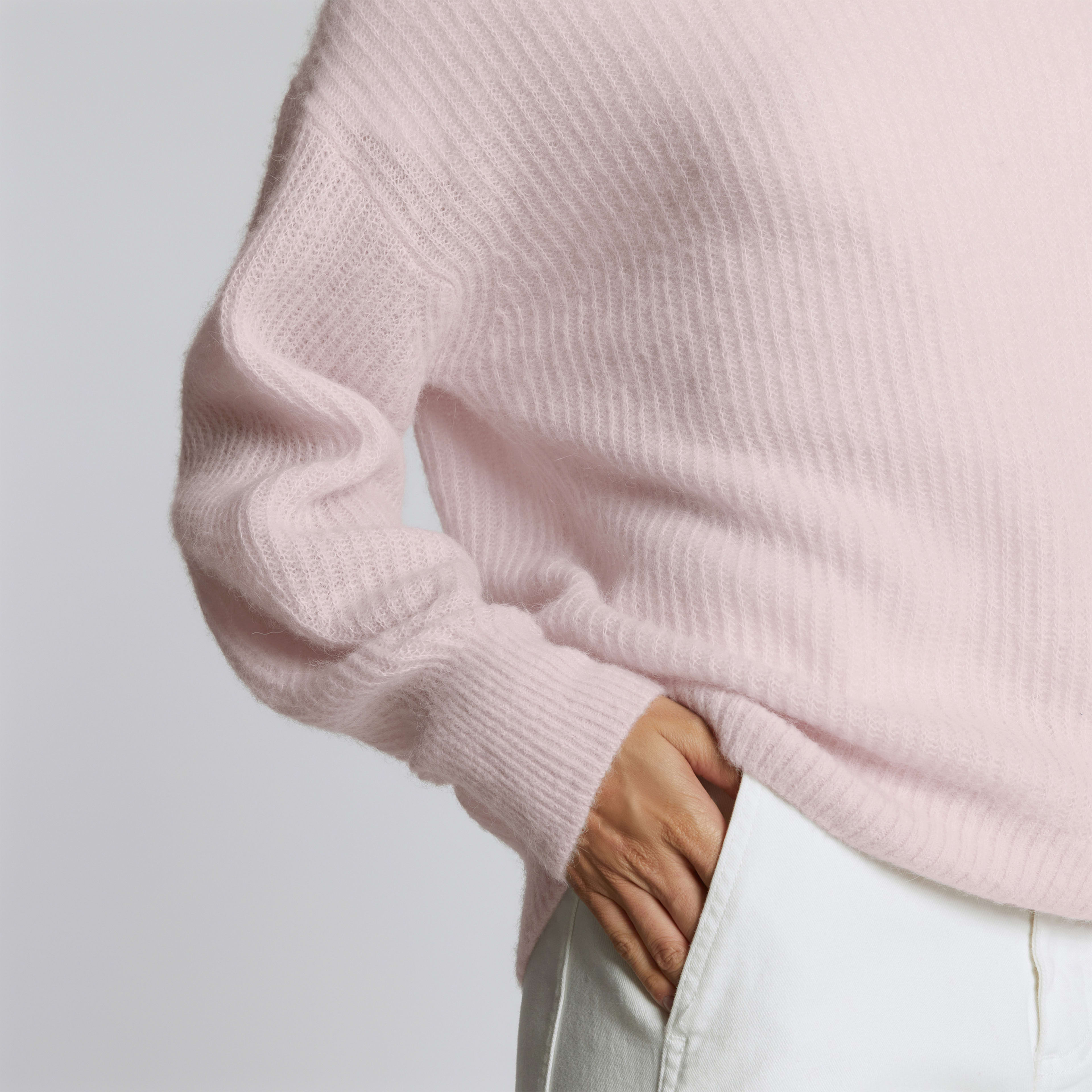 The Alpaca Crew Tinted Lilac – Everlane