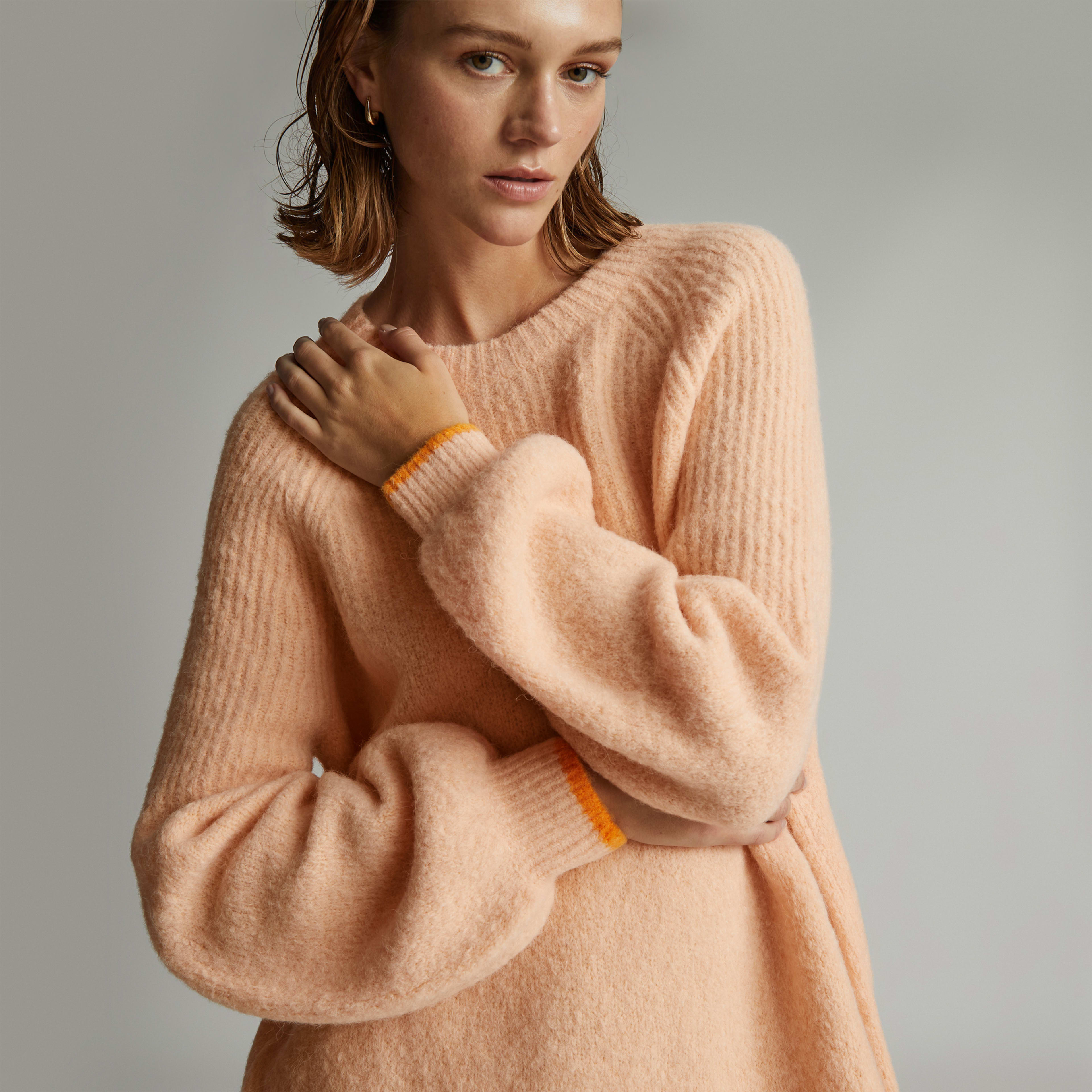 The SuperFuzz Alpaca Oversized Crew Apricot – Everlane