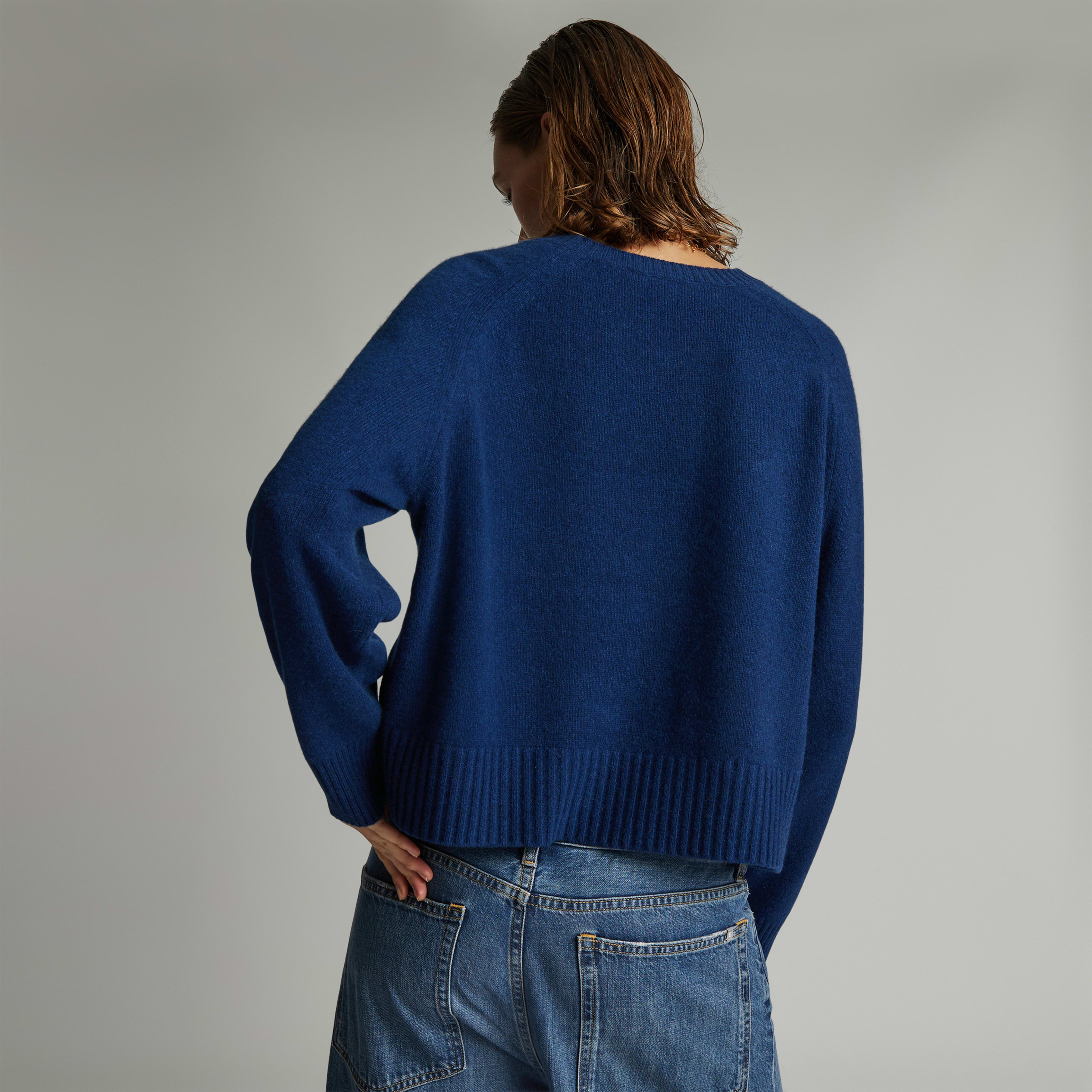 The Cashmere Boxy Crew Bright Navy – Everlane