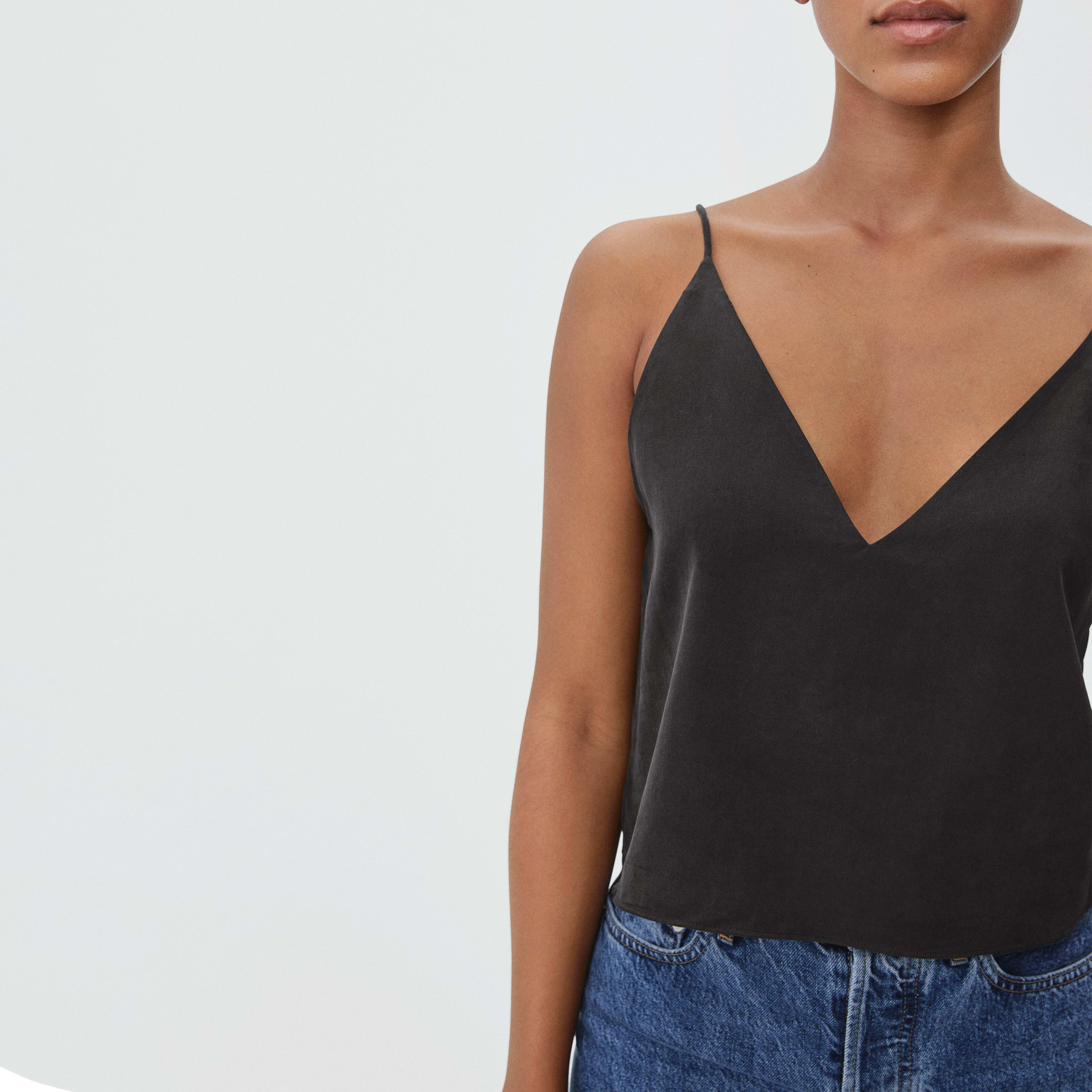The Washable Silk Cropped Cami Black – Everlane