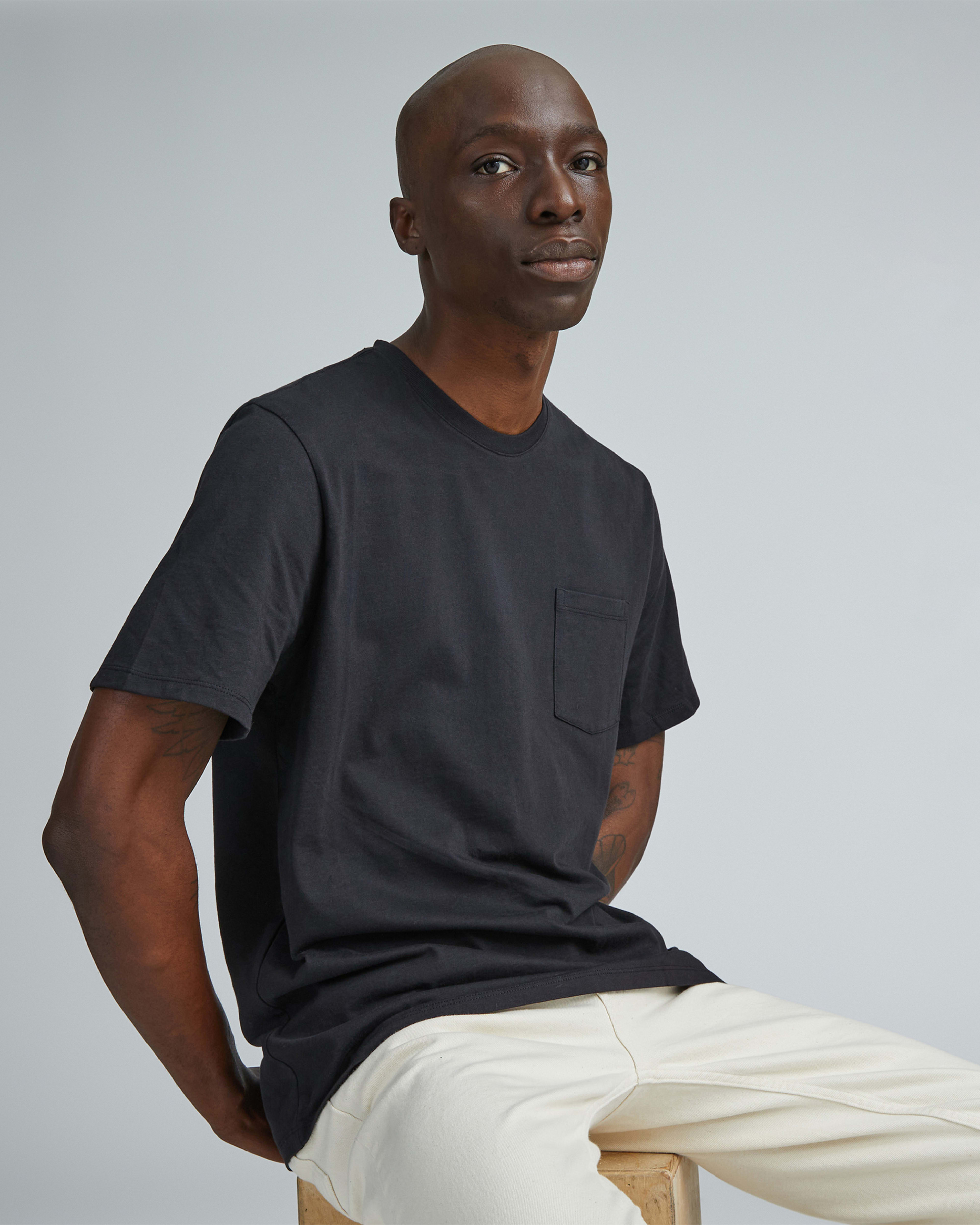 The Premium-Weight Pocket Tee | Uniform Black – Everlane