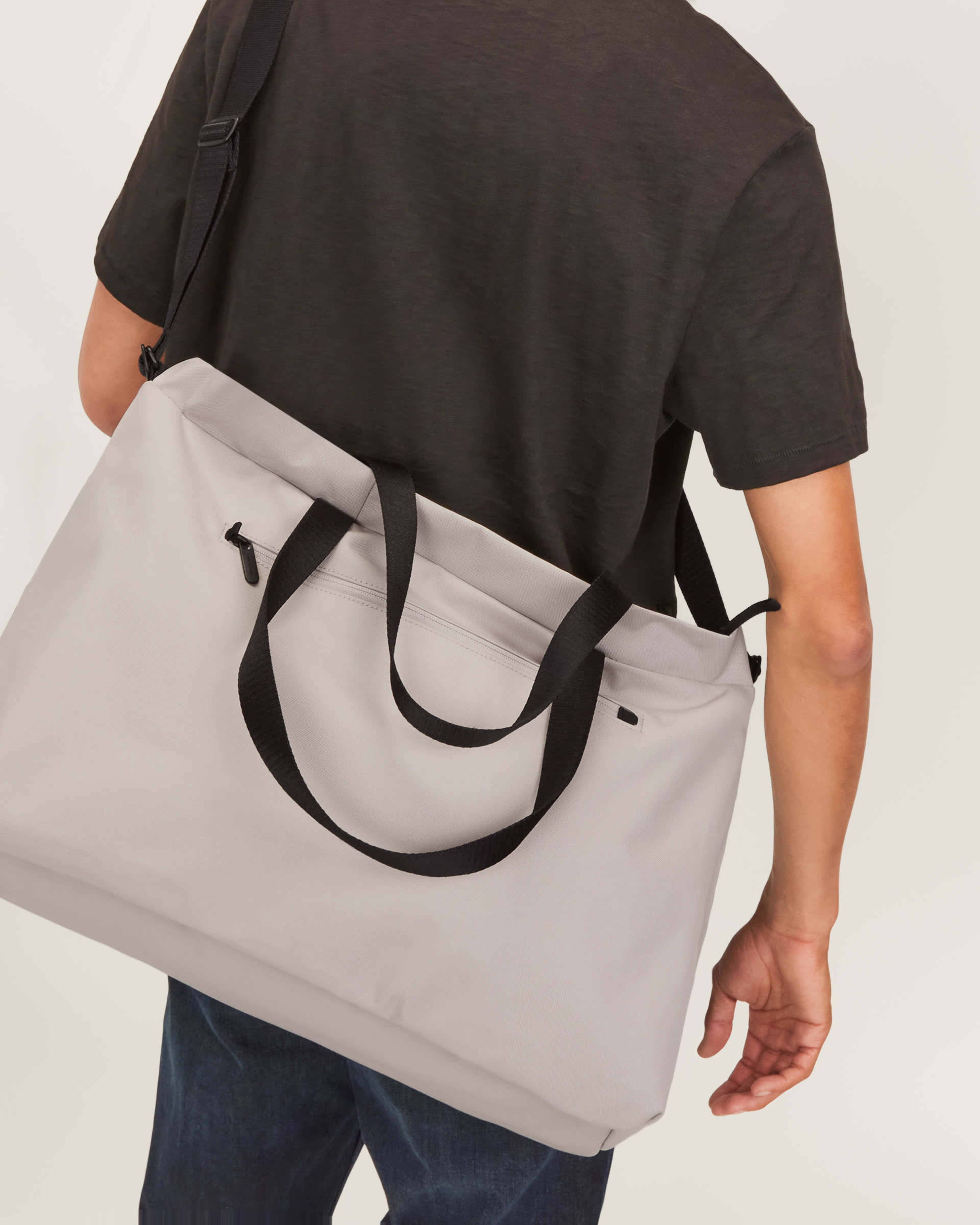 The ReNew Transit Weekender Warm Quartz – Everlane