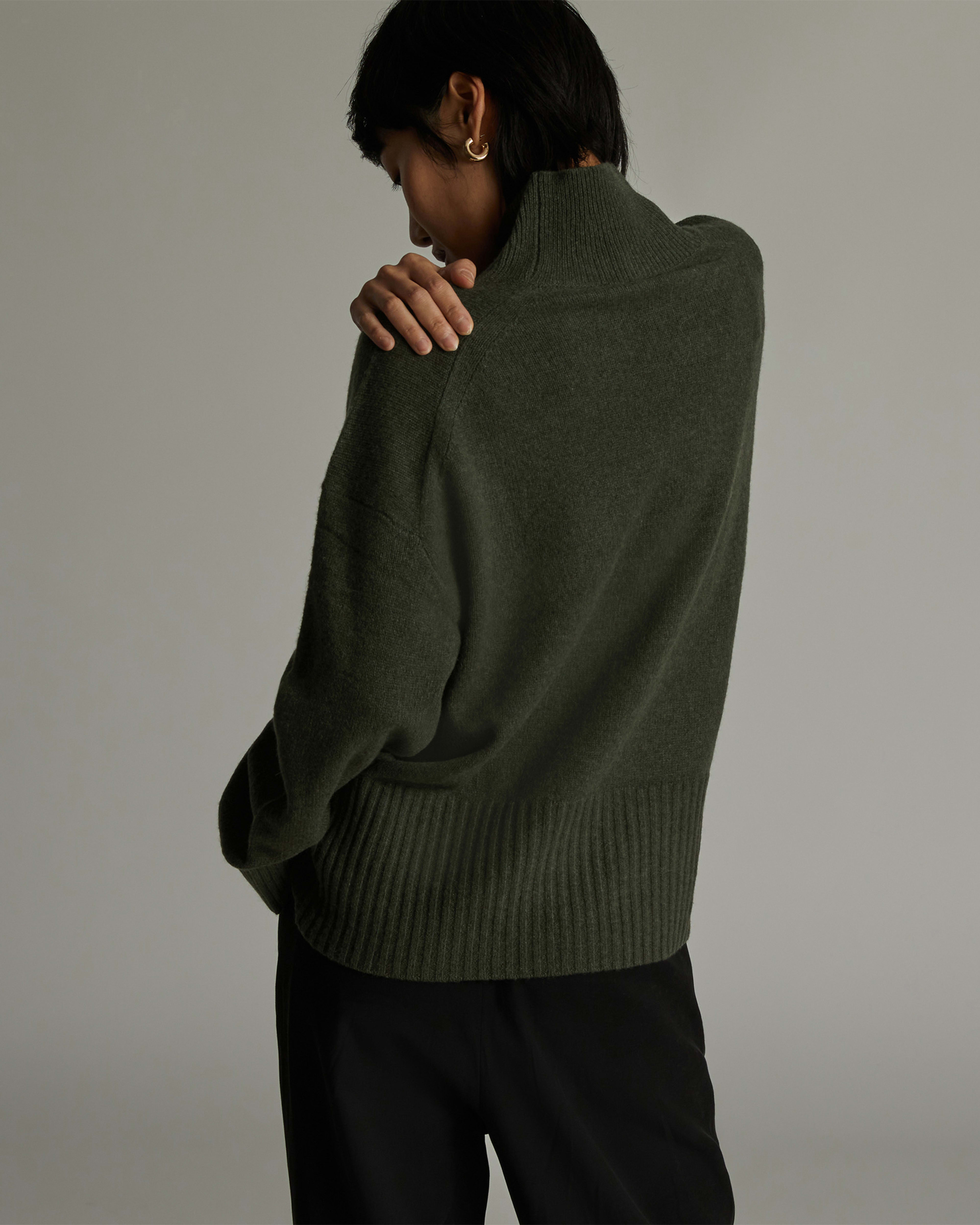 The Cashmere Oversized Turtleneck Kambaba – Everlane