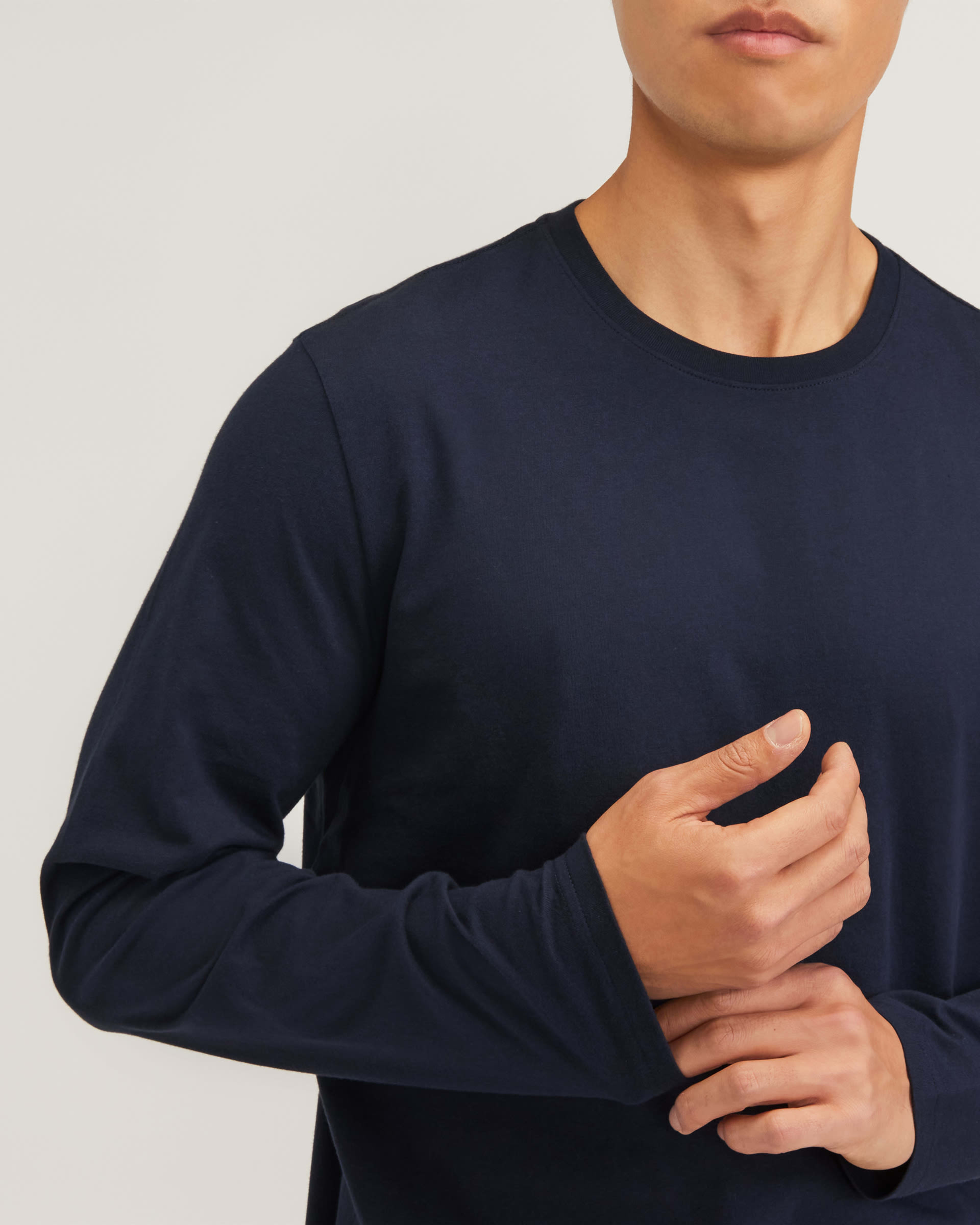 The Essential Organic Long-Sleeve Tee | Uniform Deep Navy – Everlane