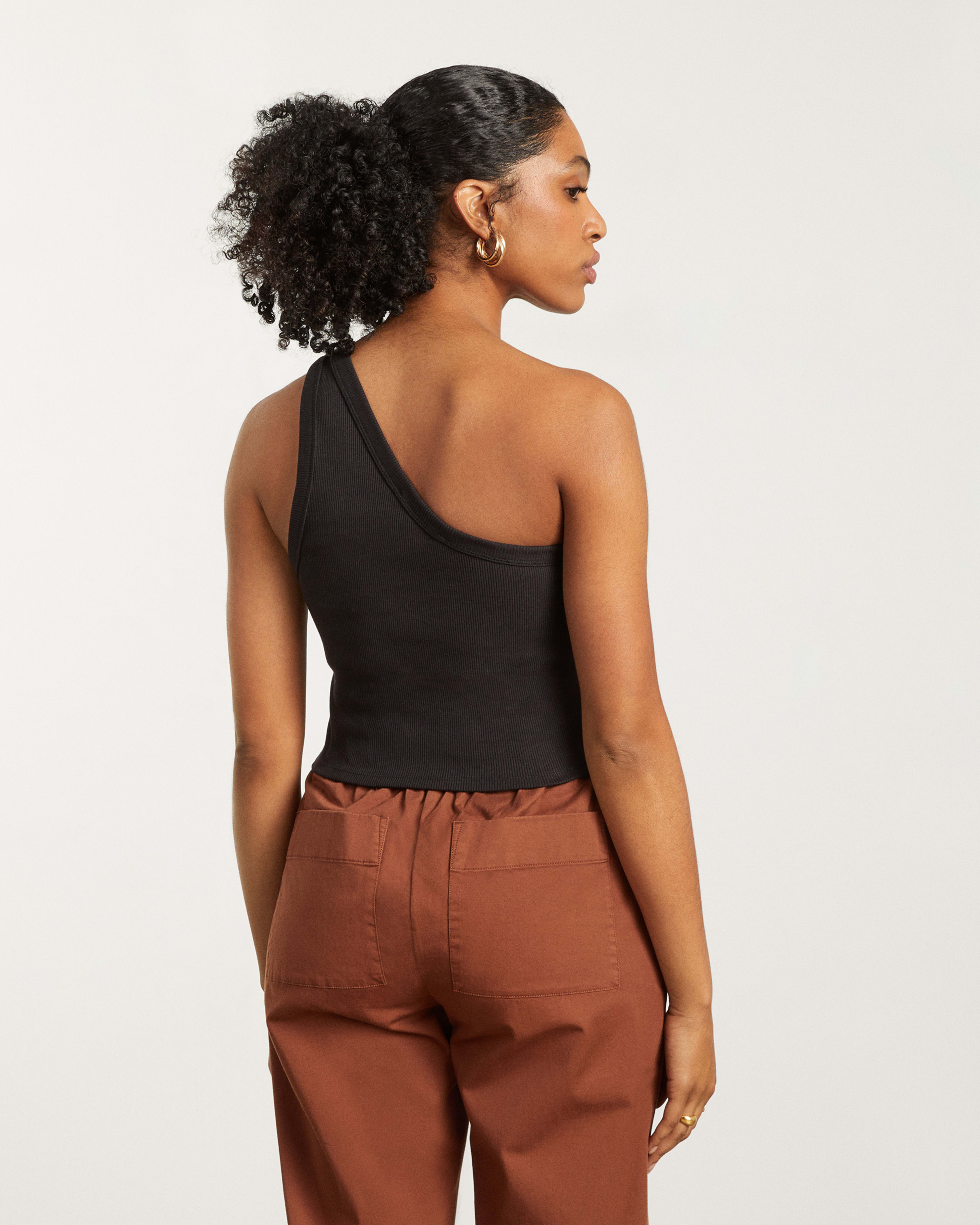 The Ribbed One-Shoulder Tank Black – Everlane