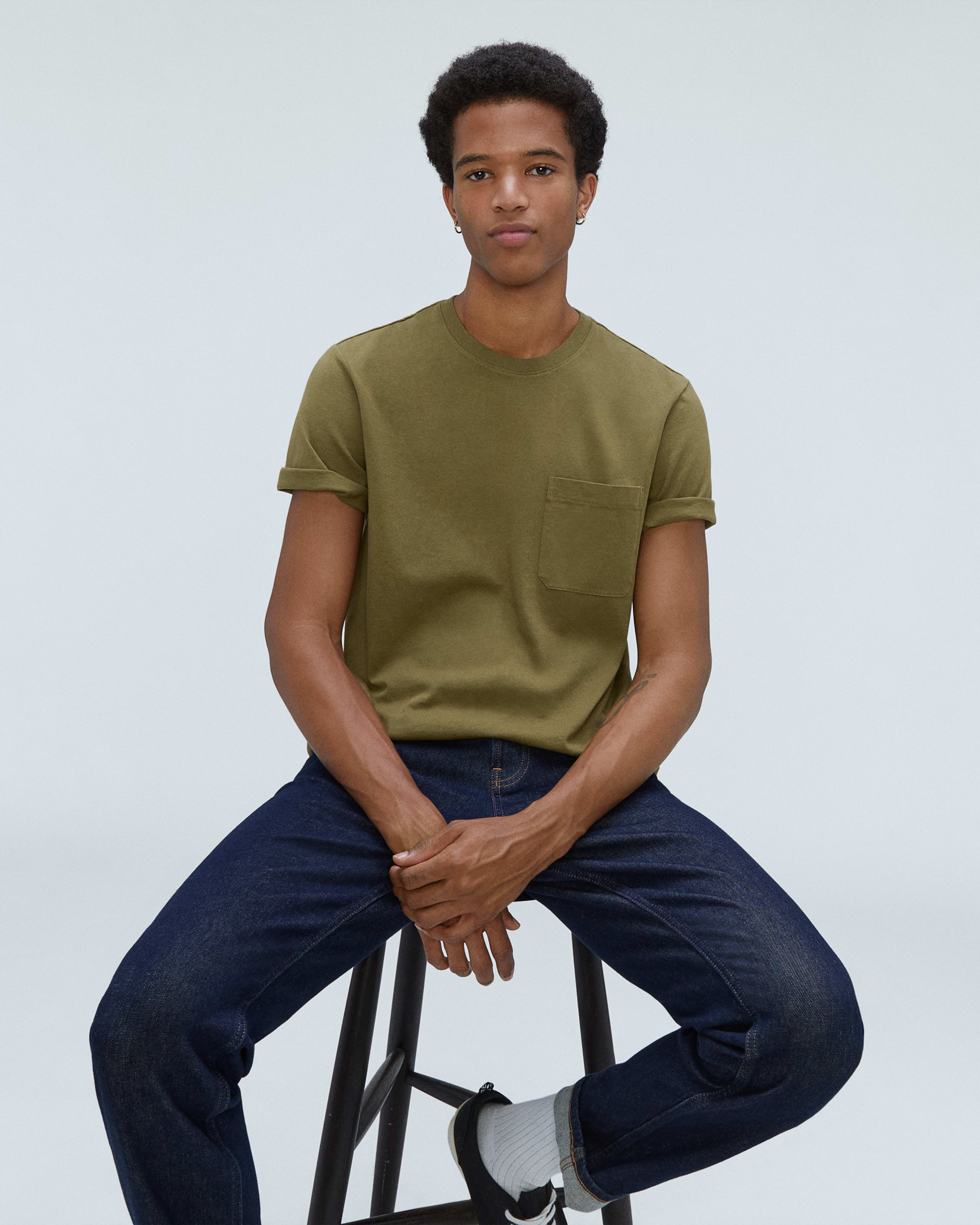 The Premium-Weight Pocket Tee | Uniform Olive – Everlane