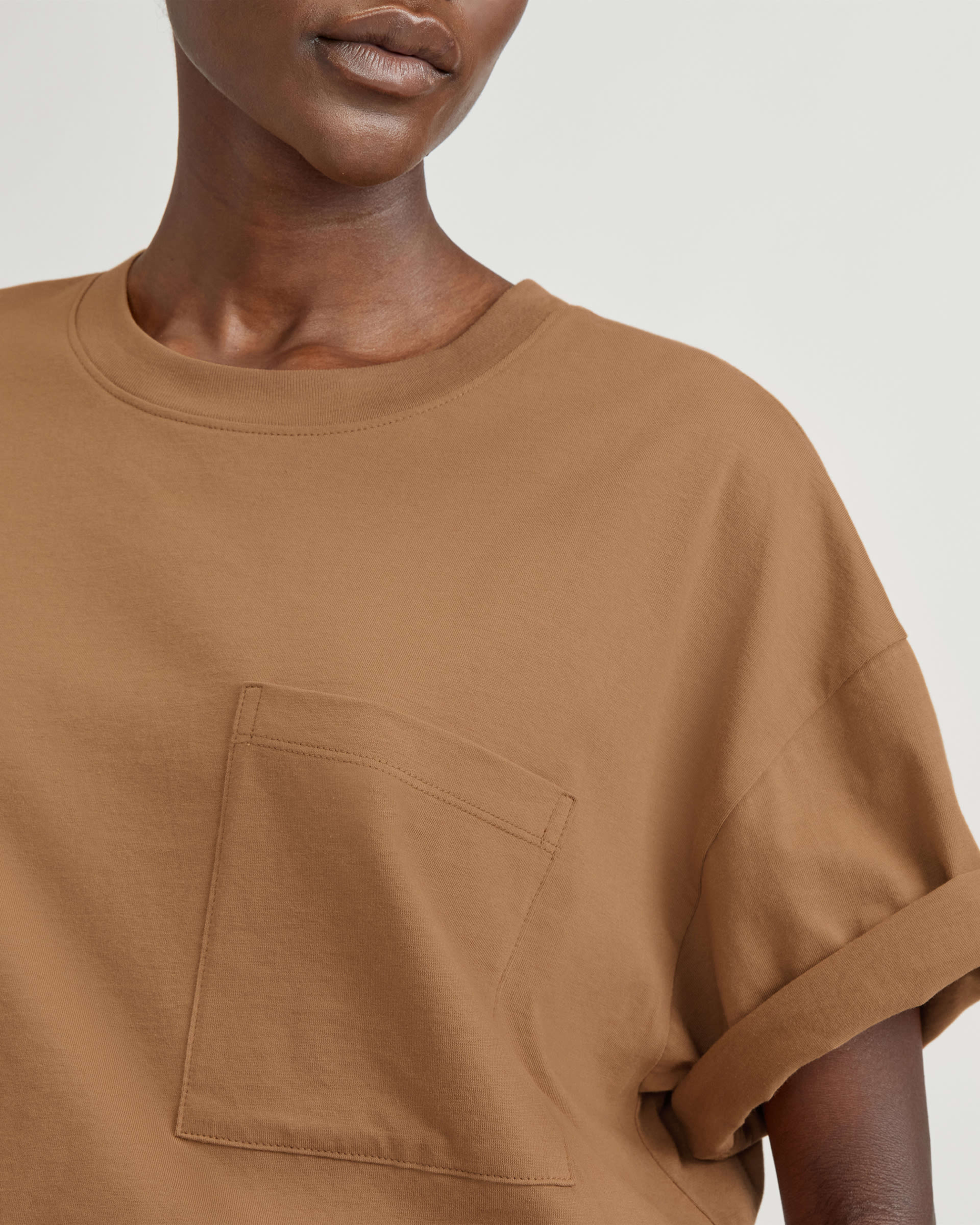 The Organic Cotton Relaxed Pocket Tee Toasted Coconut – Everlane