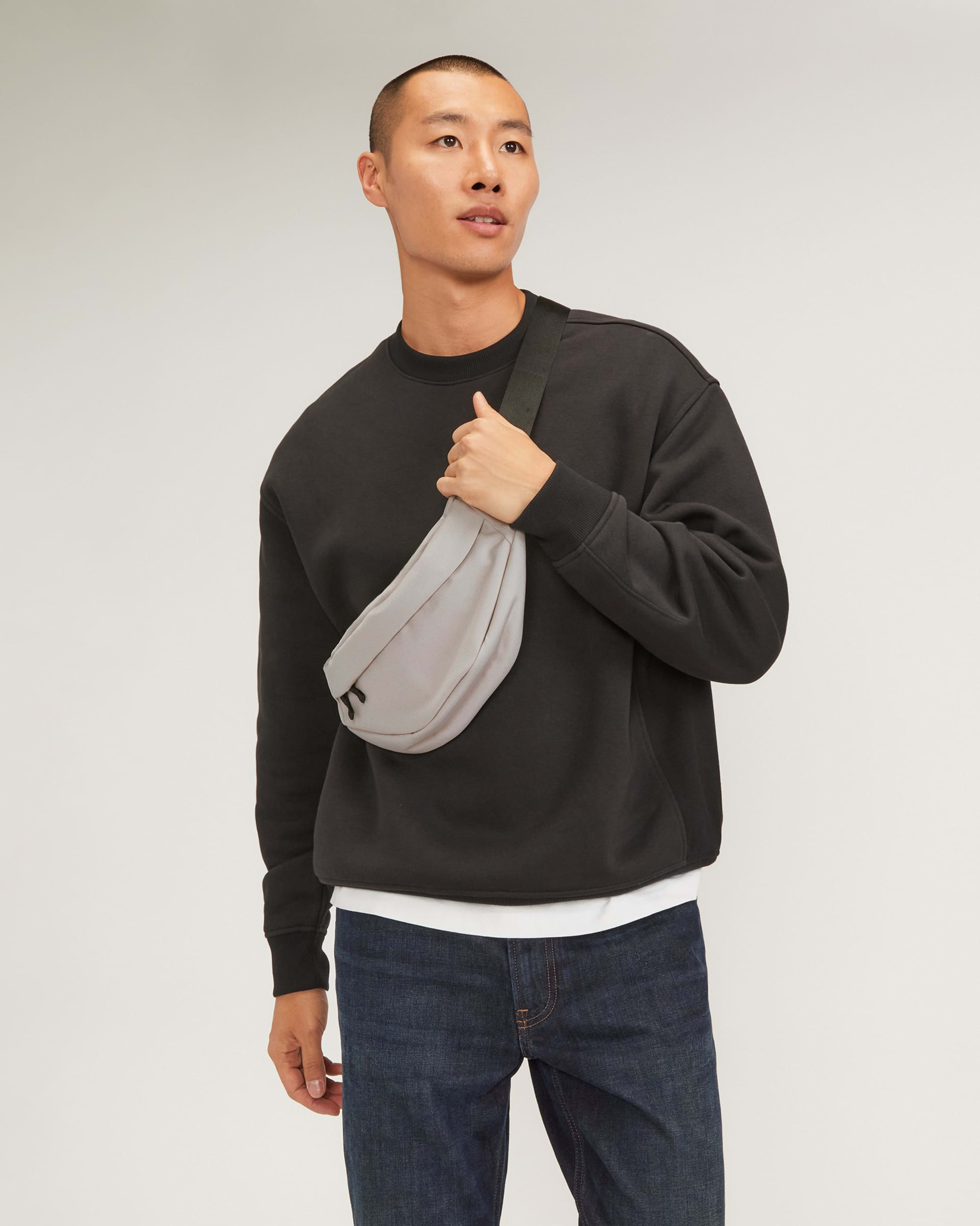 The Renew Transit Fanny Pack Warm Quartz (with label) – Everlane