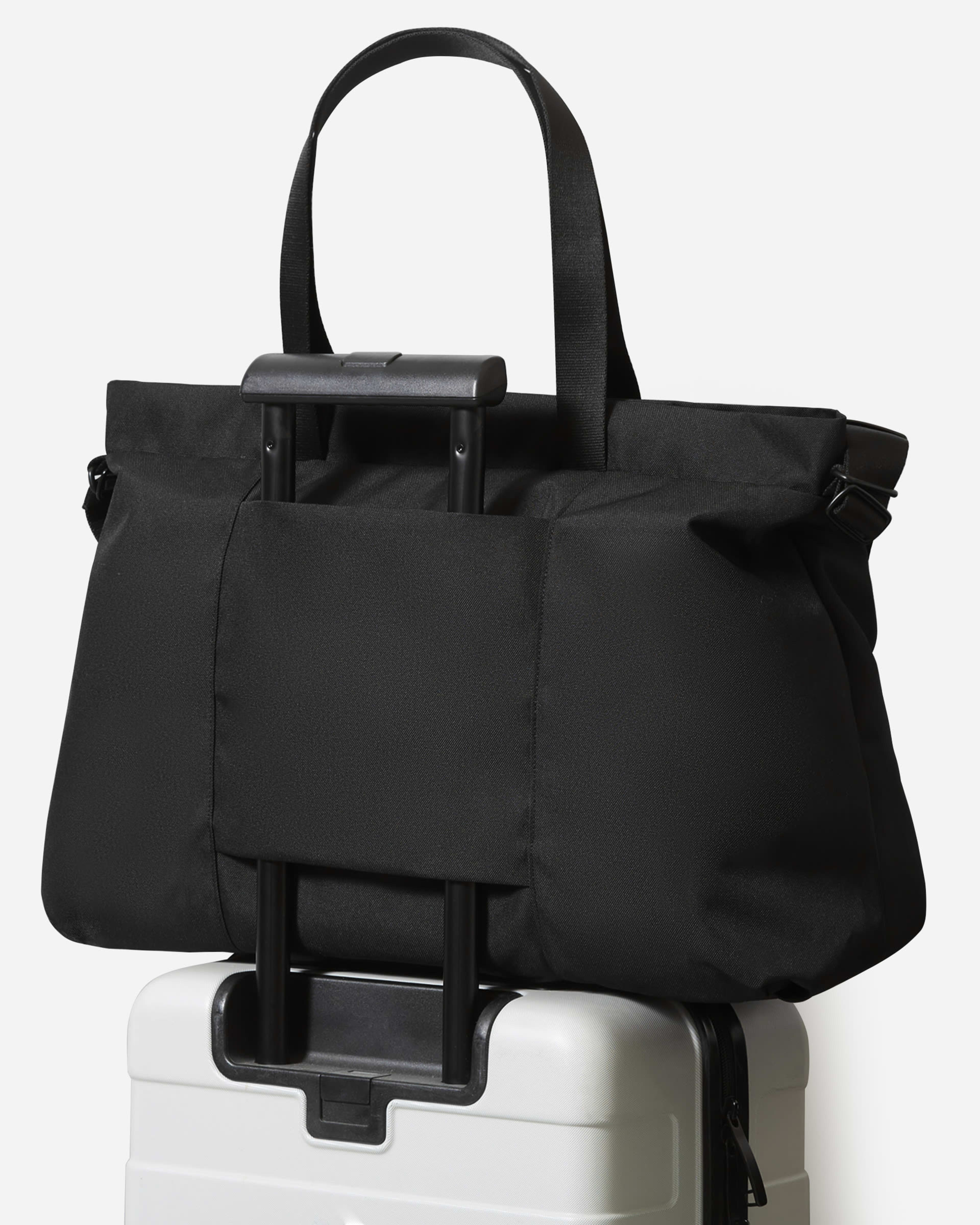 The ReNew Transit Weekender Black – Everlane