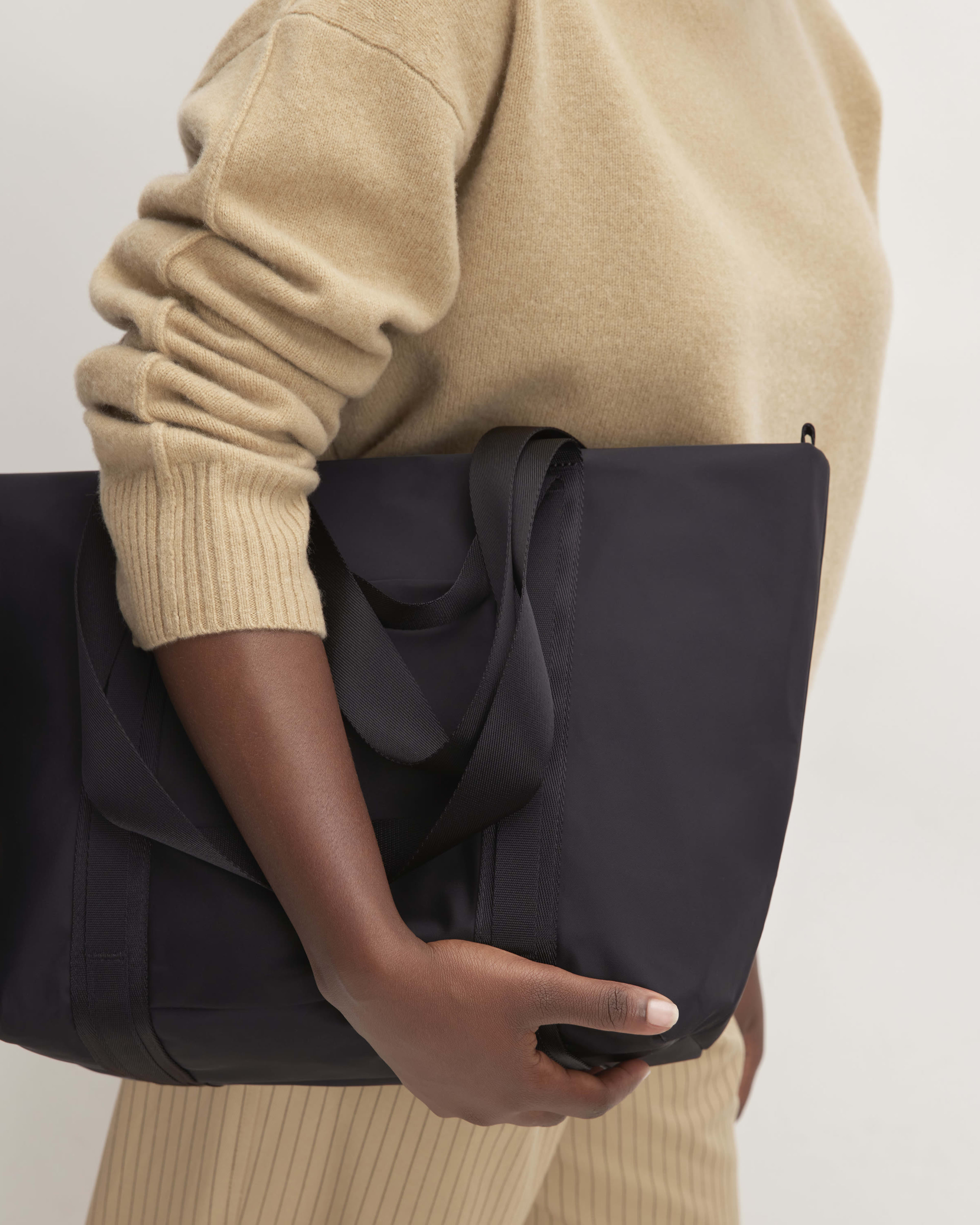 The Recycled Nylon Tote Black – Everlane