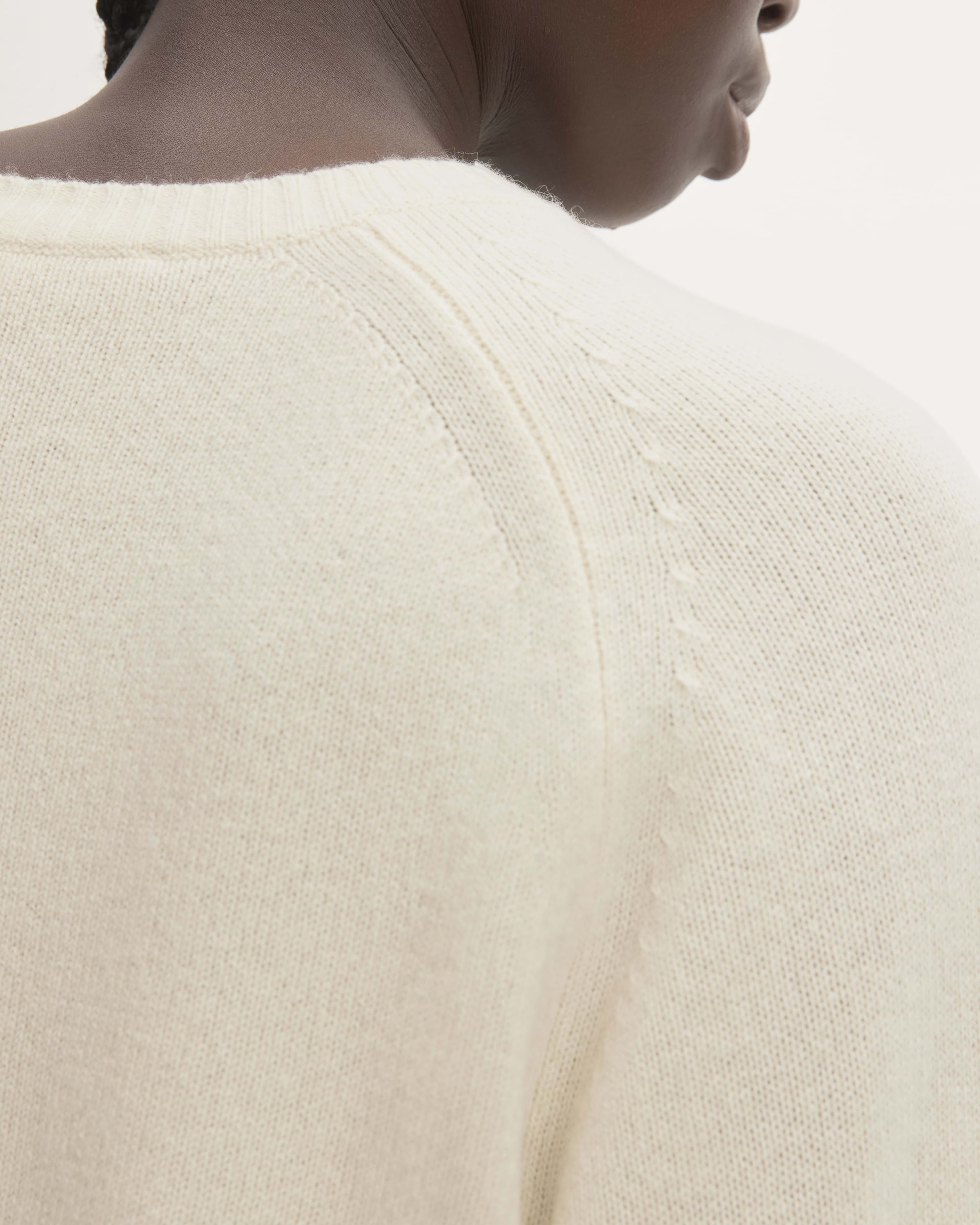 The Cashmere Boxy Crew Sweater Bone – Everlane