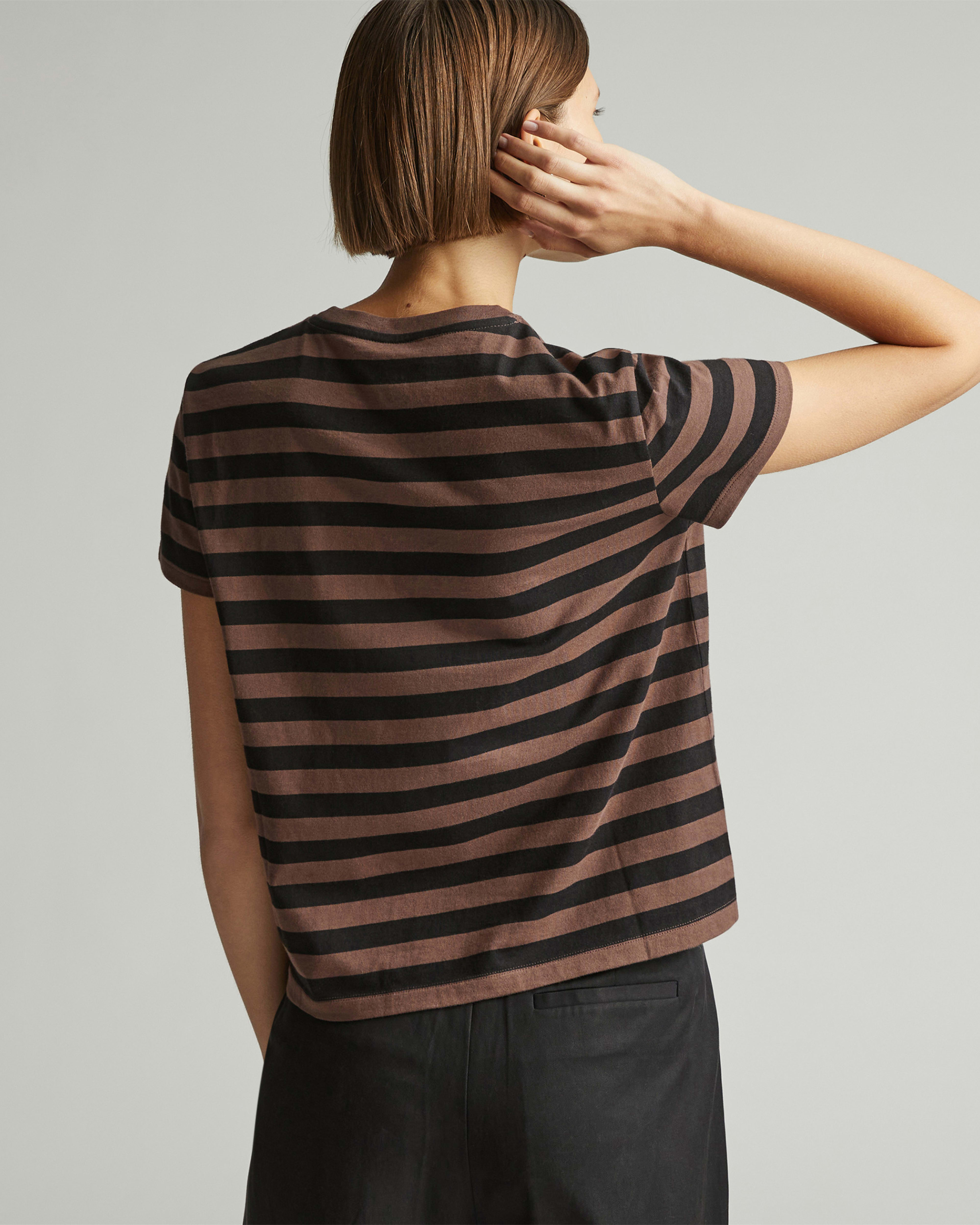 The Organic Cotton Box-Cut Tee Chocolate Brown / Black – Everlane