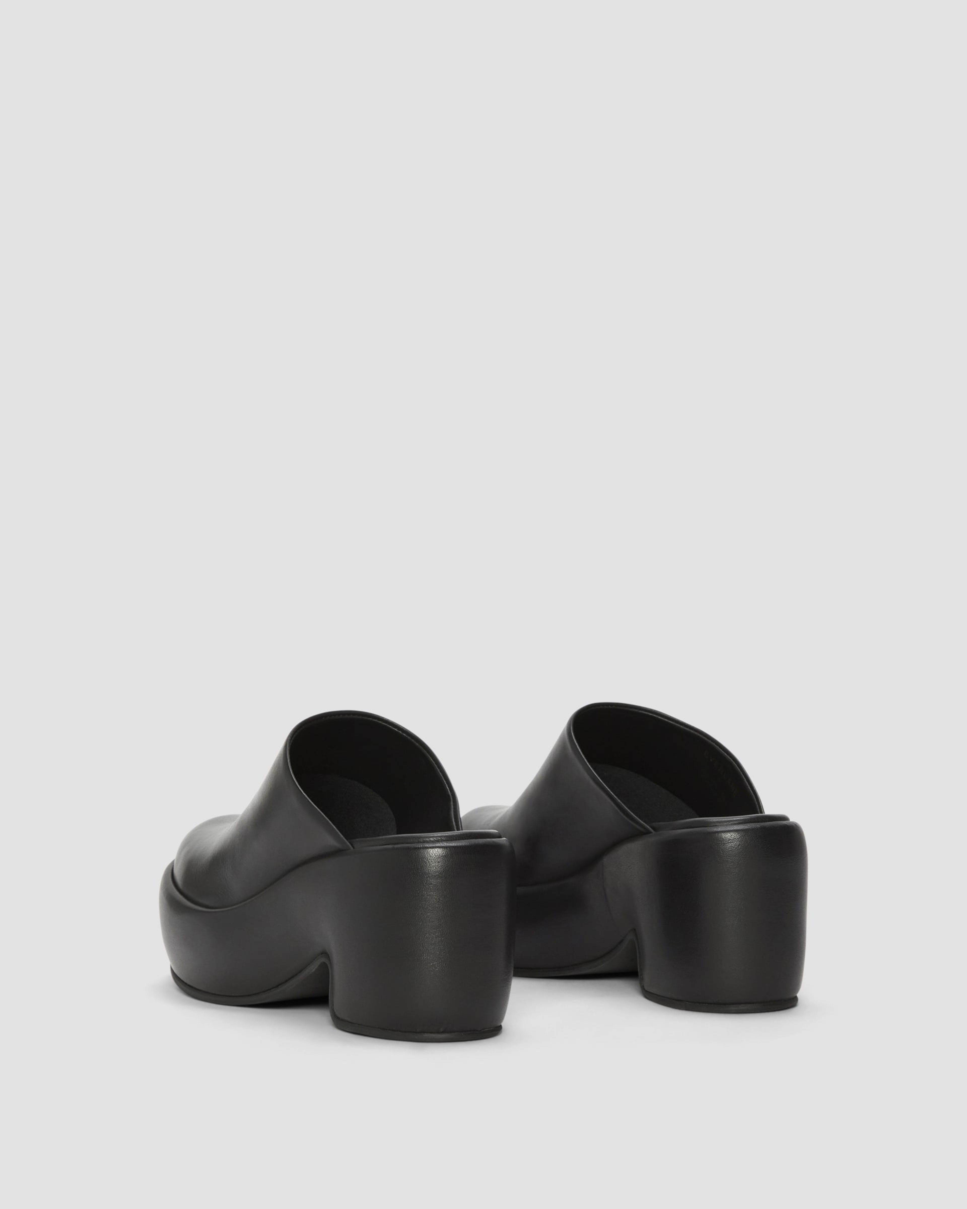 The Puffa Clog Black – Everlane