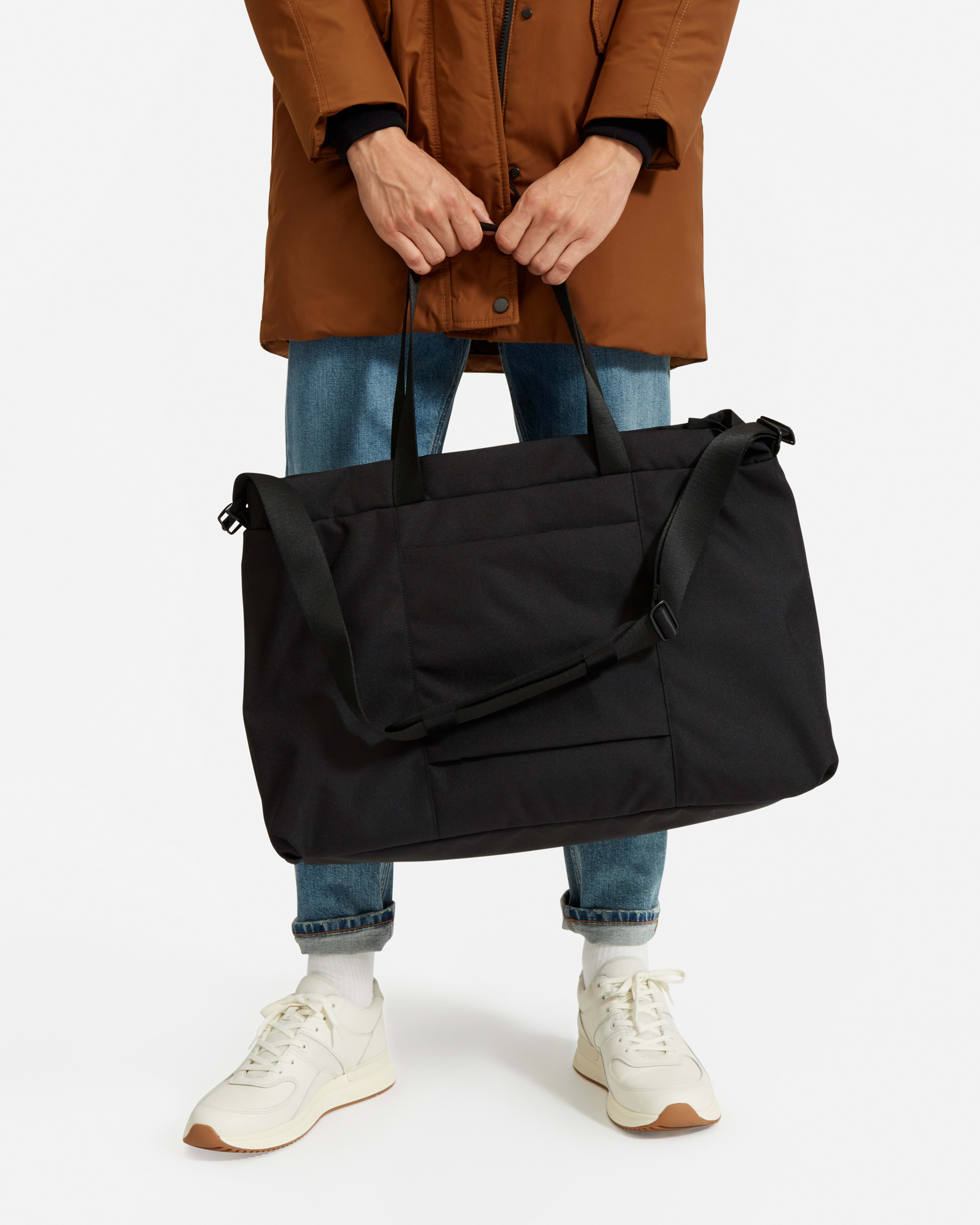 The ReNew Transit Weekender Black – Everlane