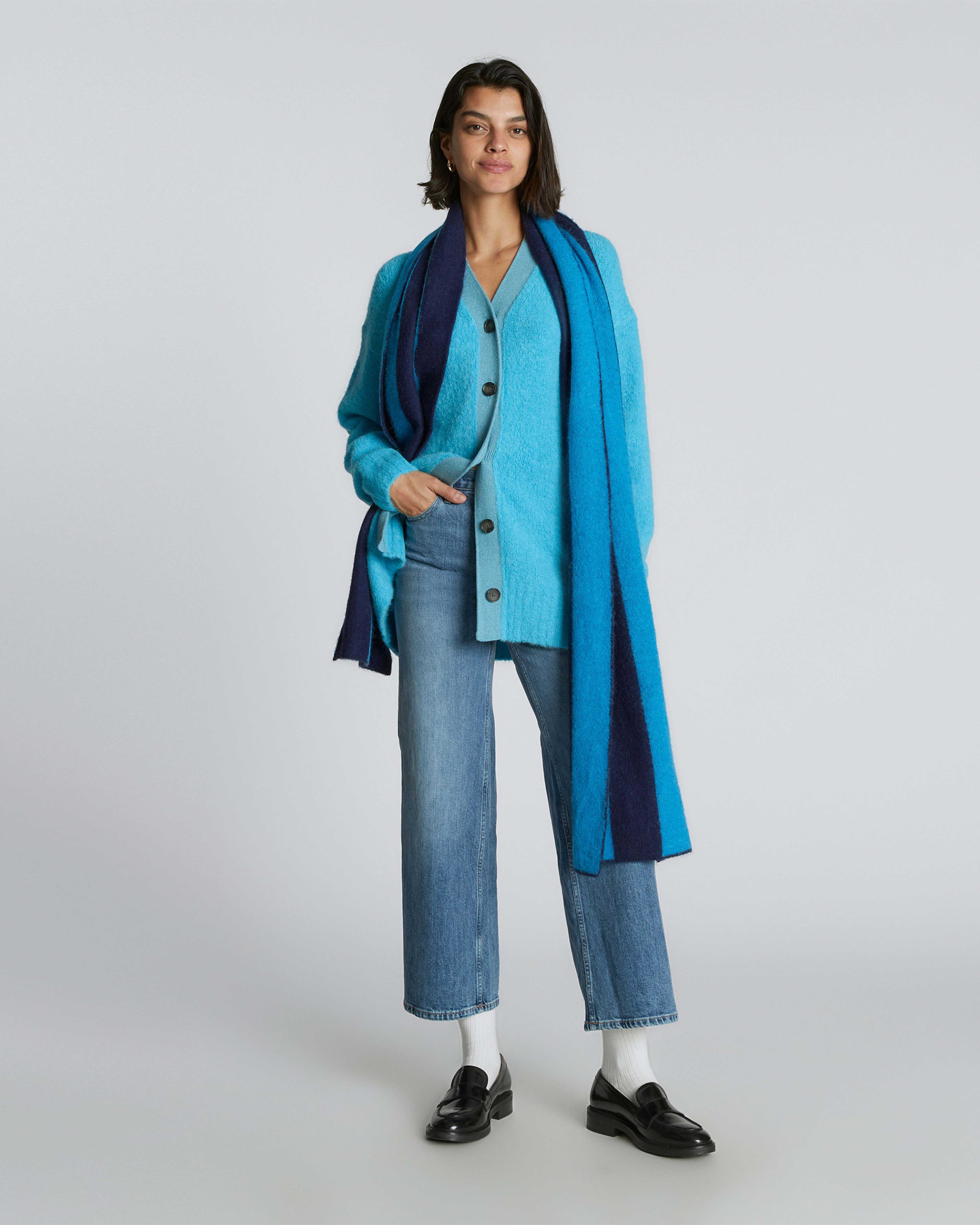 The Alpaca Patterned Scarf Horizon Blue / Ocean Cavern – Everlane