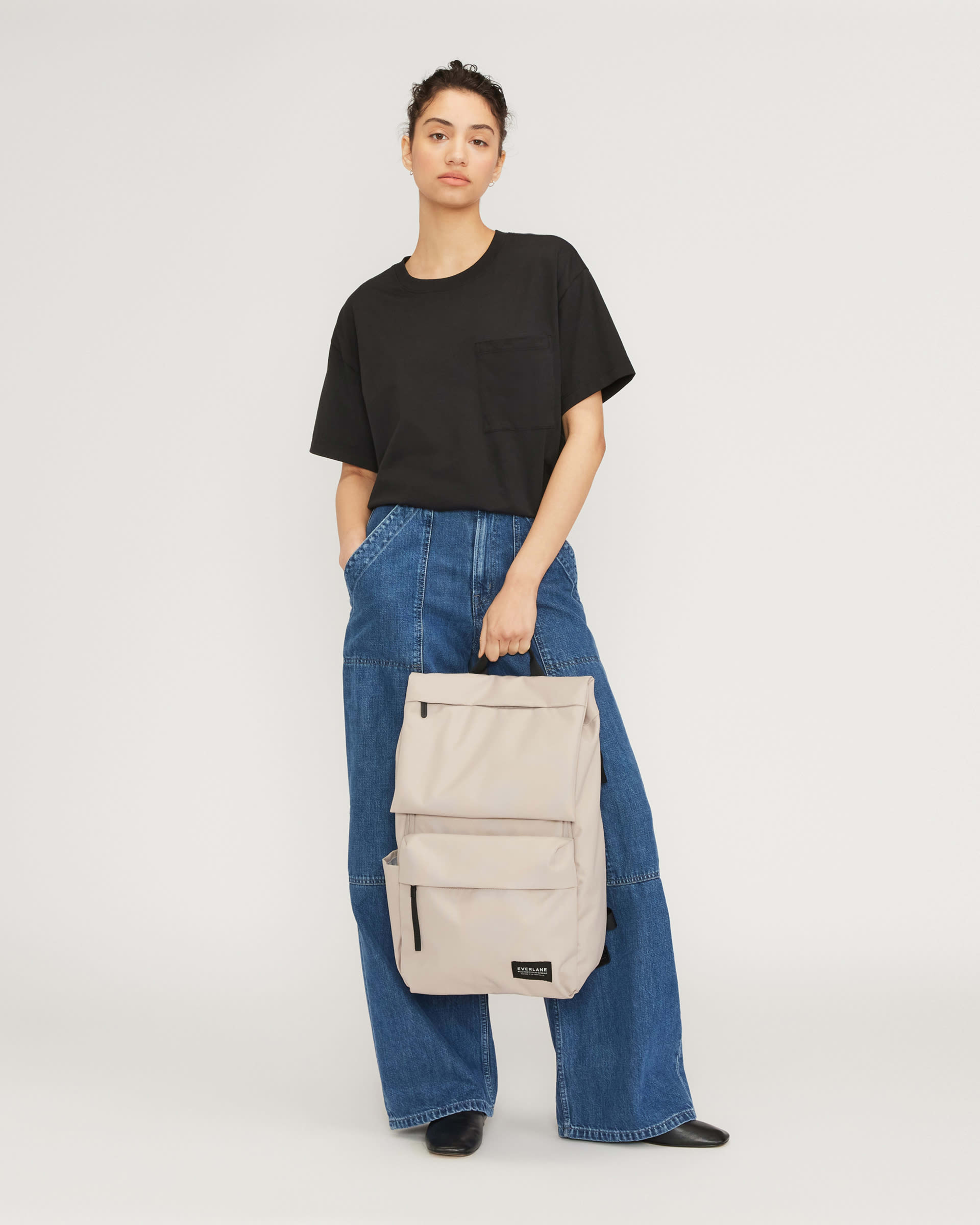 The ReNew Transit Backpack Warm Quartz (with label) – Everlane