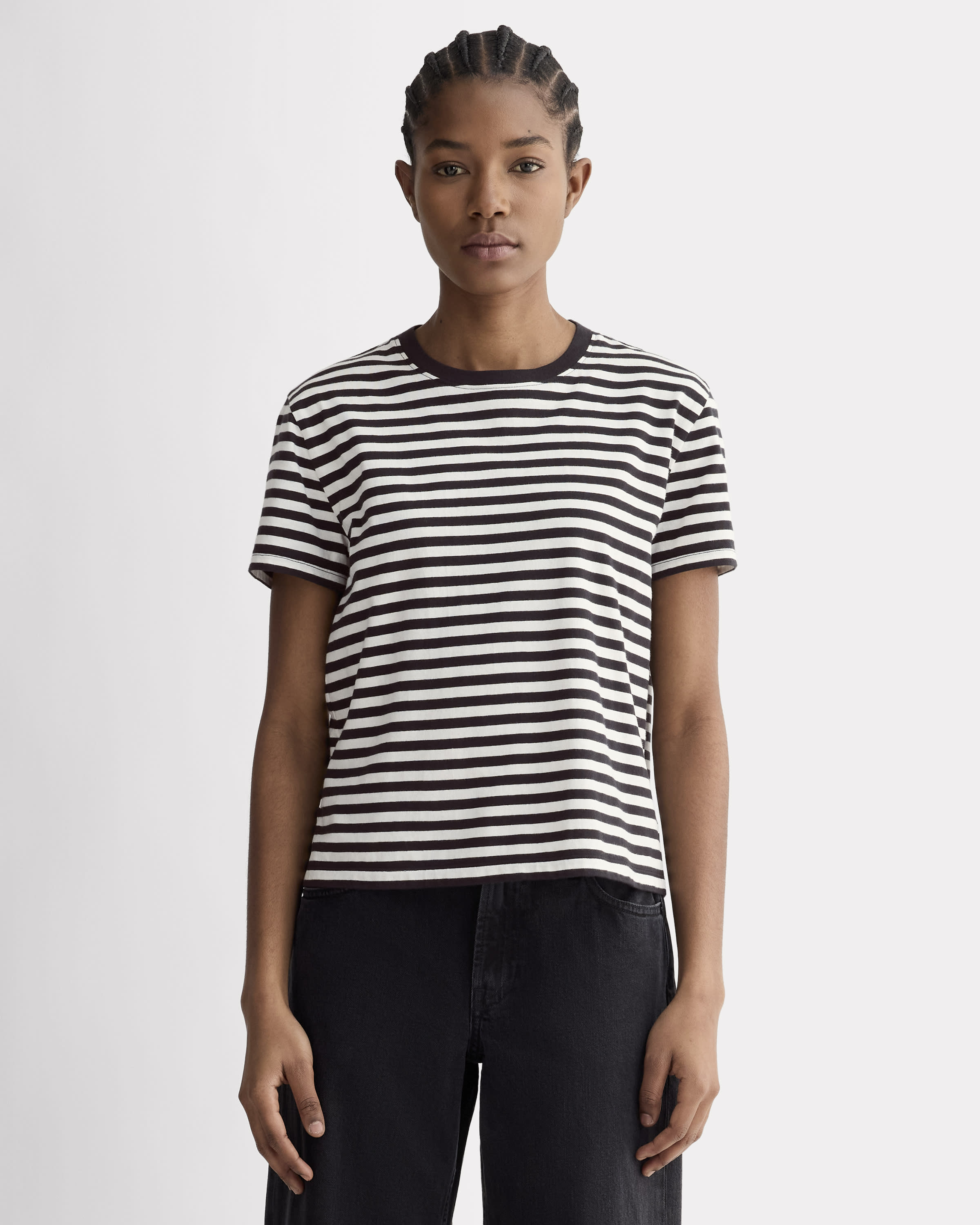The Box-Cut Tee in Essential Cotton Bone / Black – Everlane