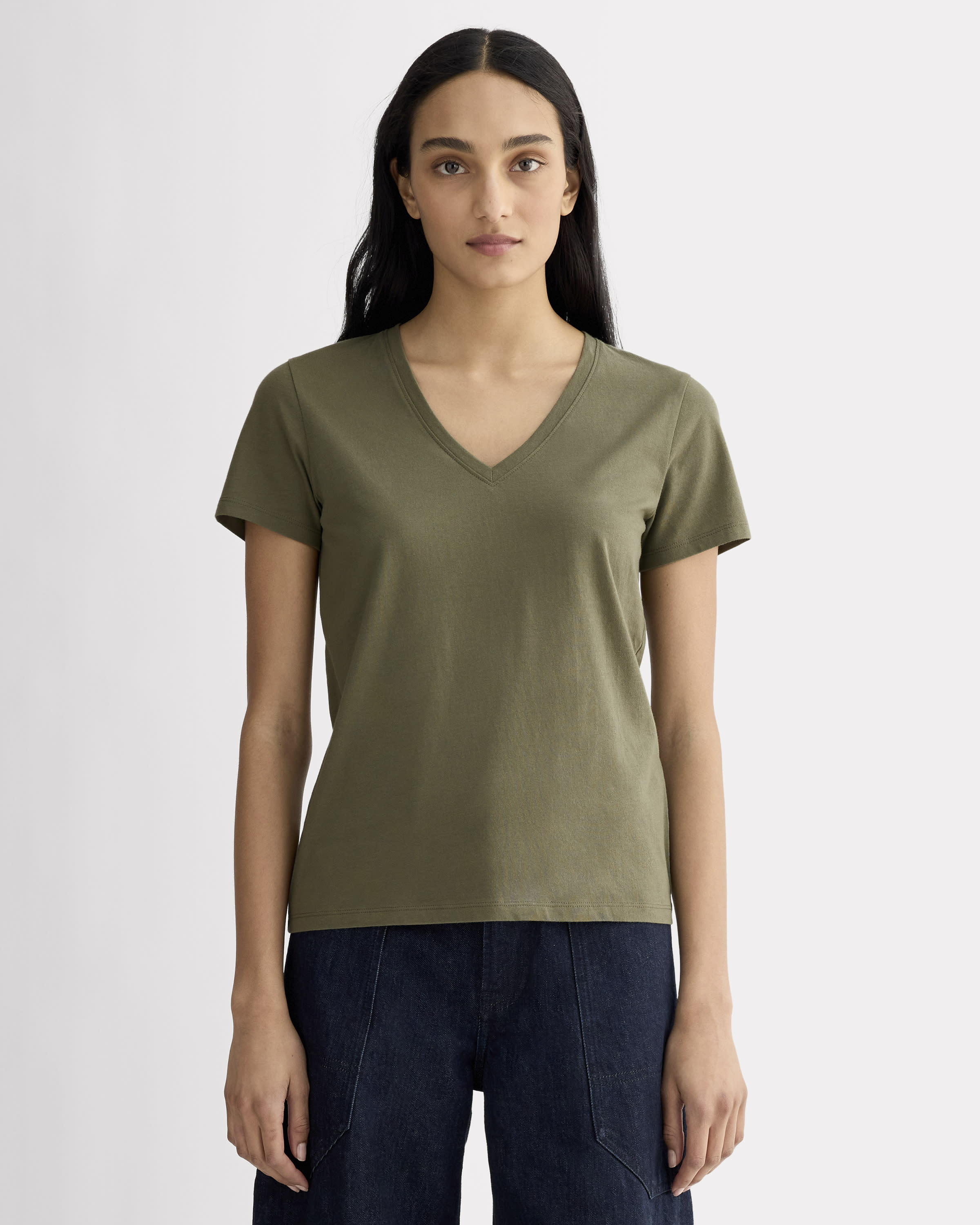 The Slim V-Neck Tee in Essential Cotton Kalamata – Everlane