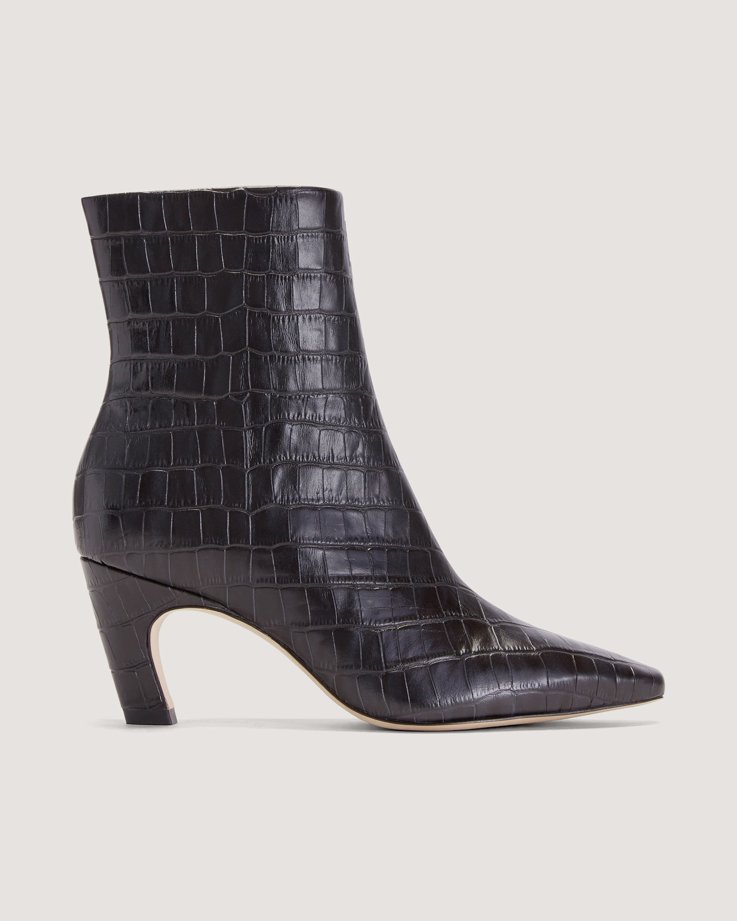 The Short Banana Boot Black Crocodile – Everlane