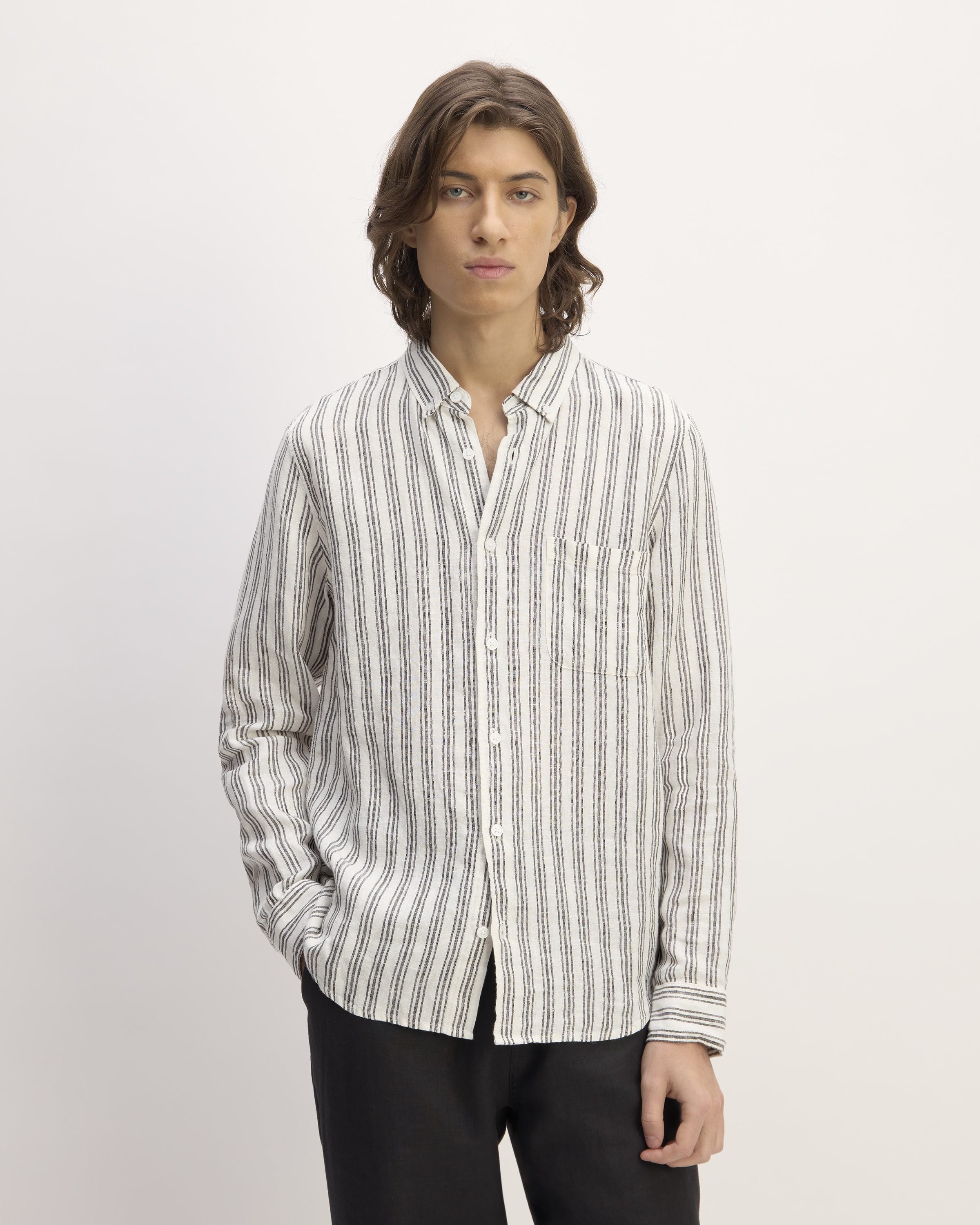 The Classic Shirt in Linen Bone / Black – Everlane