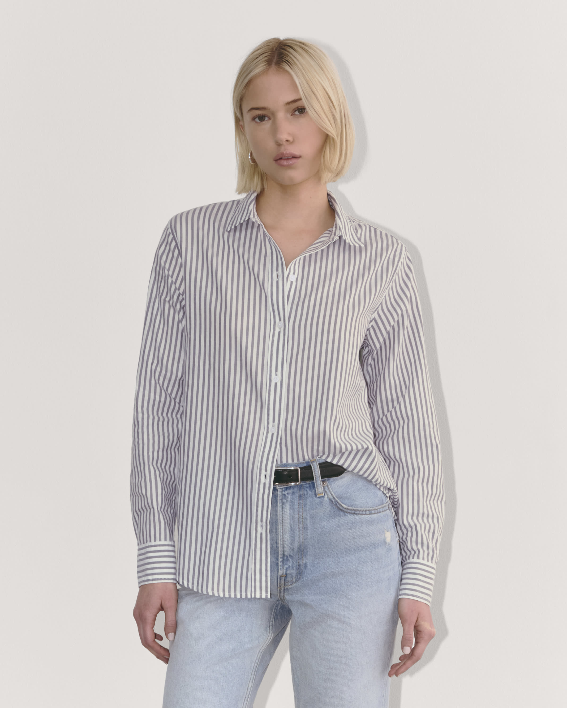 The Must-Have Shirt in Silky Cotton Periscope / Bone – Everlane