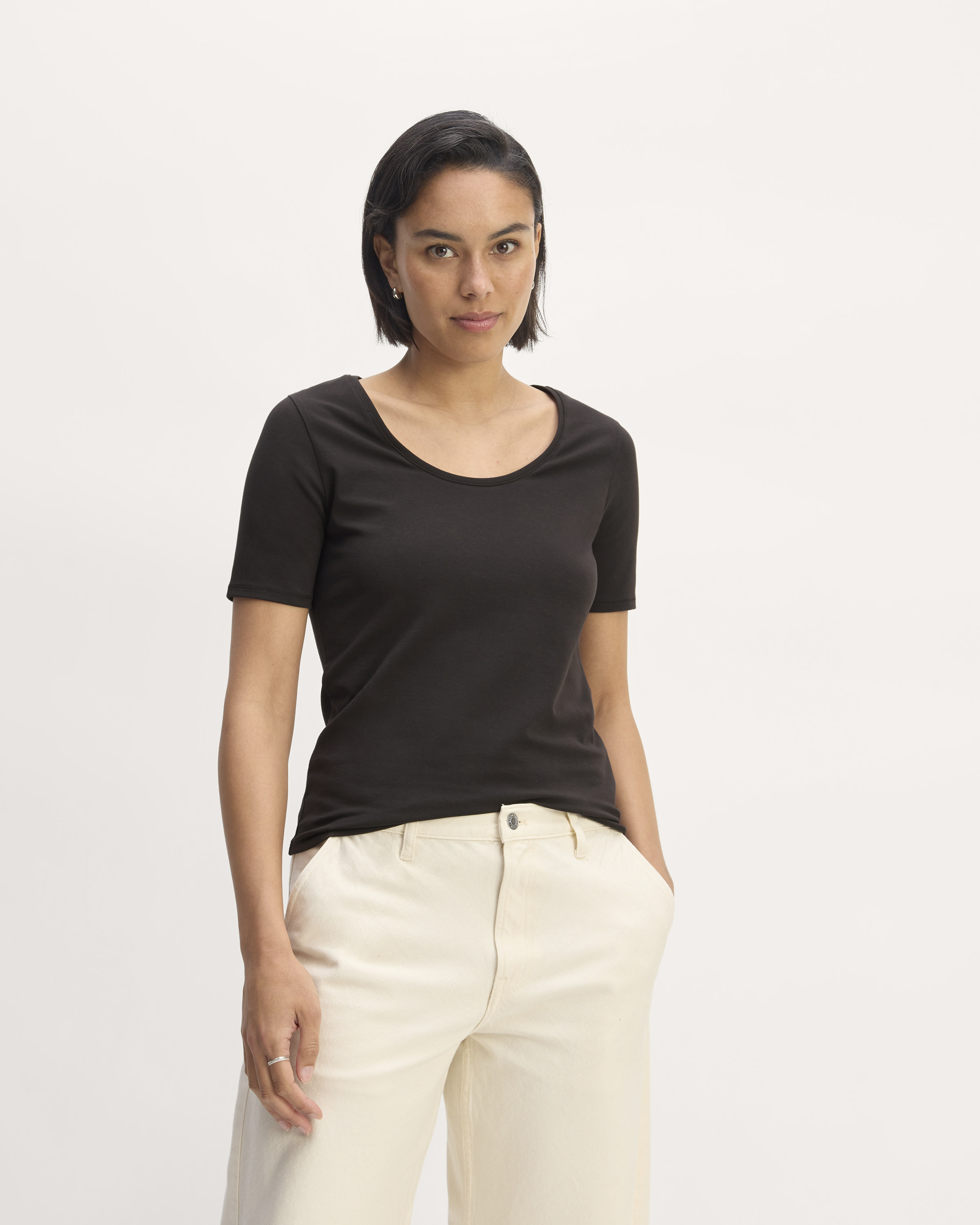 The Form Scoop-Neck Tee Black – Everlane