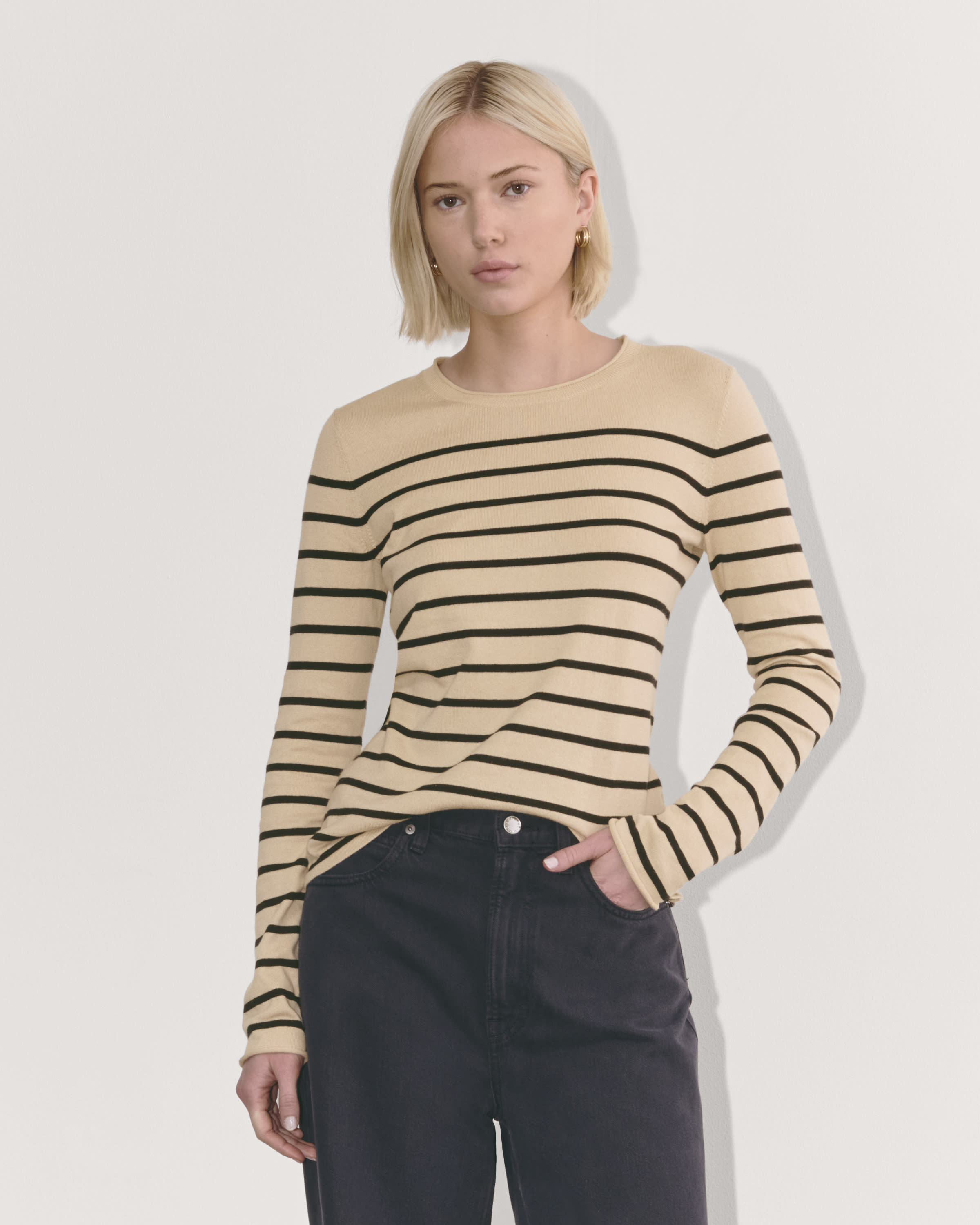 The Crew in Cotton Cashmere Powder / Black – Everlane