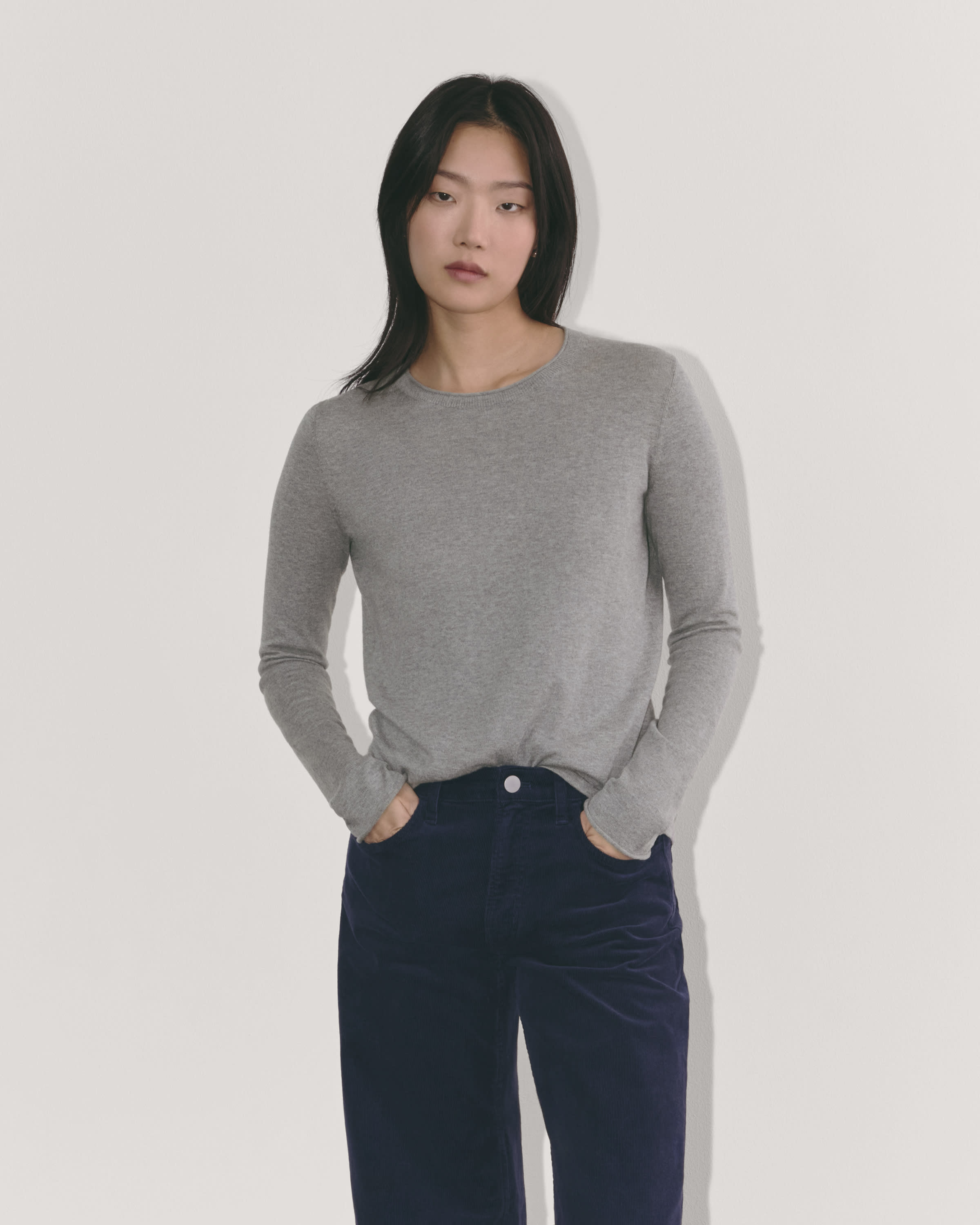 The Crew in Cotton Cashmere Heather Charcoal – Everlane