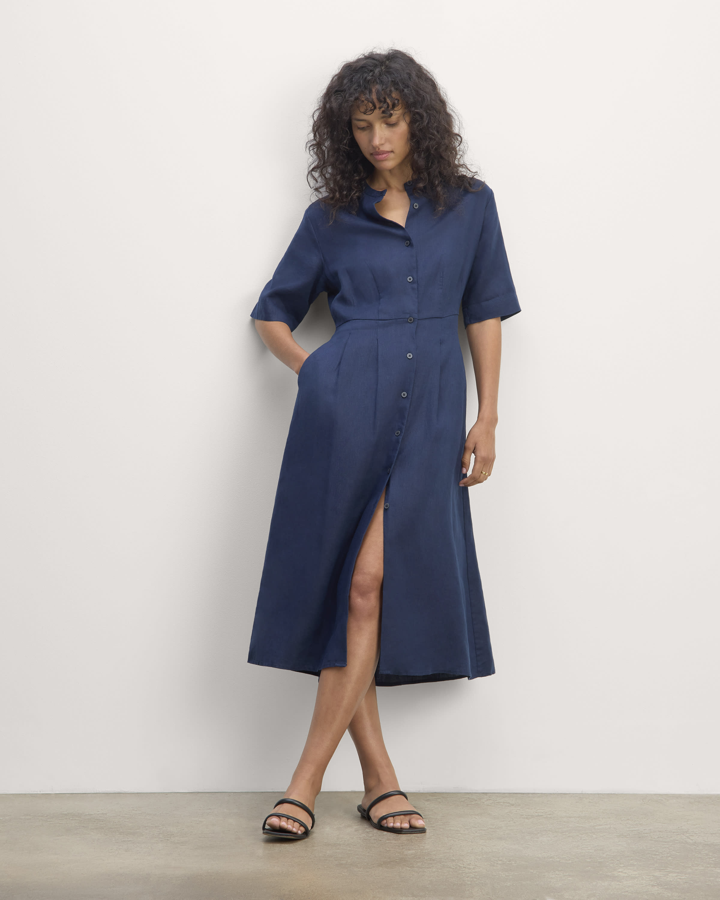 The Frolic Dress in Linen Navy – Everlane