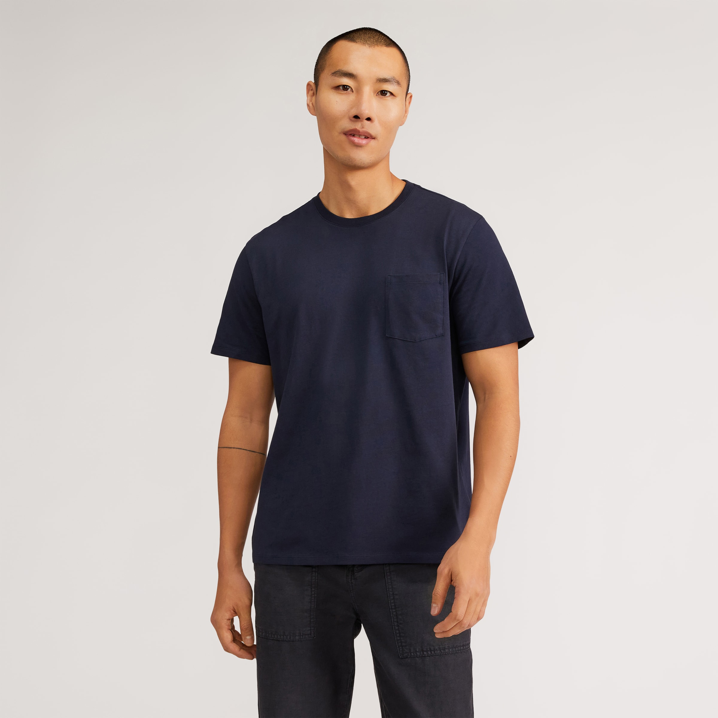 The Premium-Weight Pocket Tee | Uniform Deep Navy – Everlane