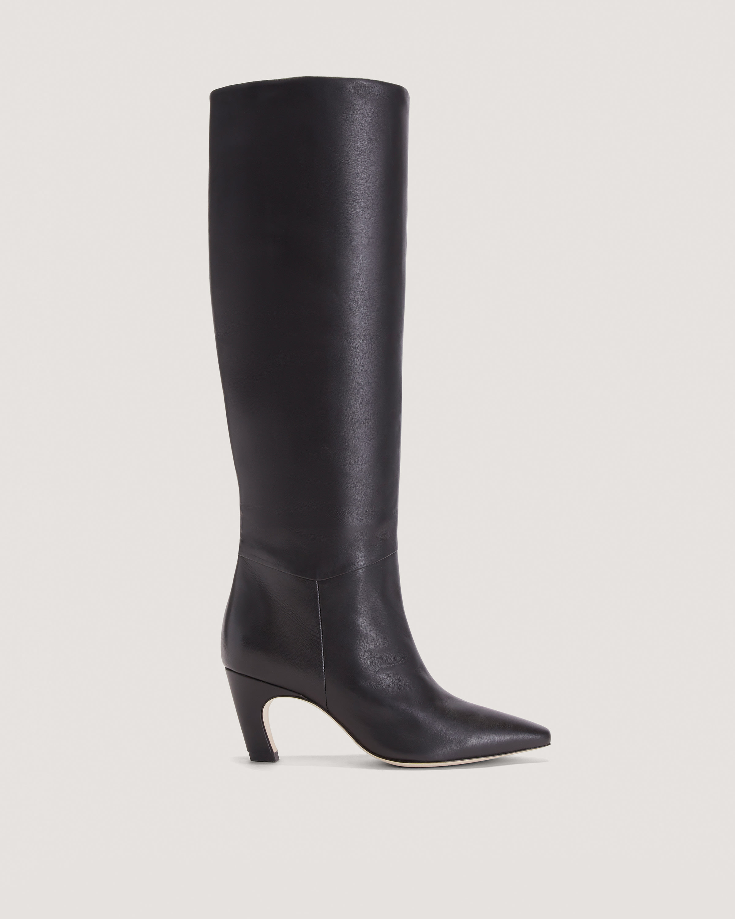 The Banana Boot Black – Everlane