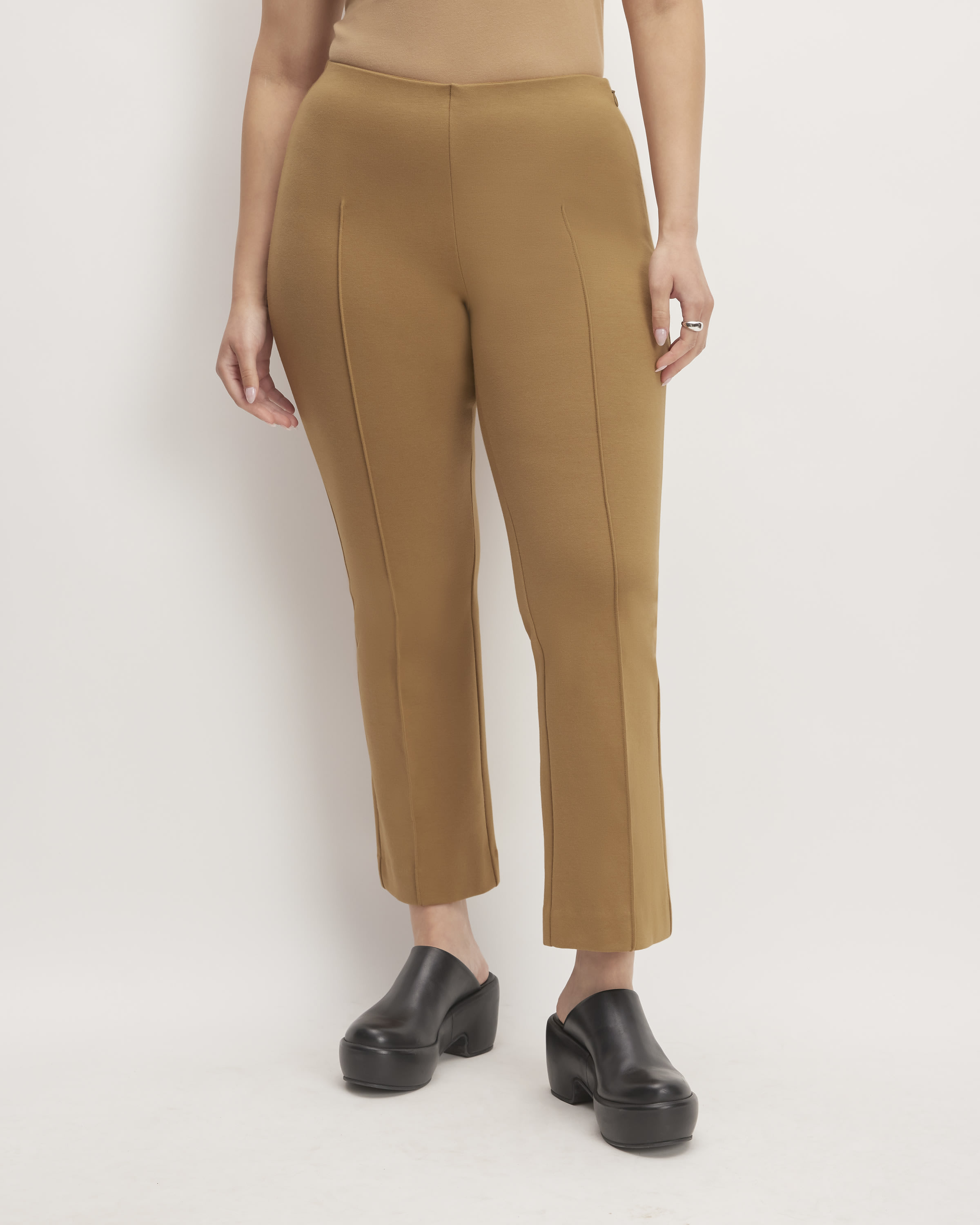 The Dream Kick Flare Pant Toasted Coconut – Everlane