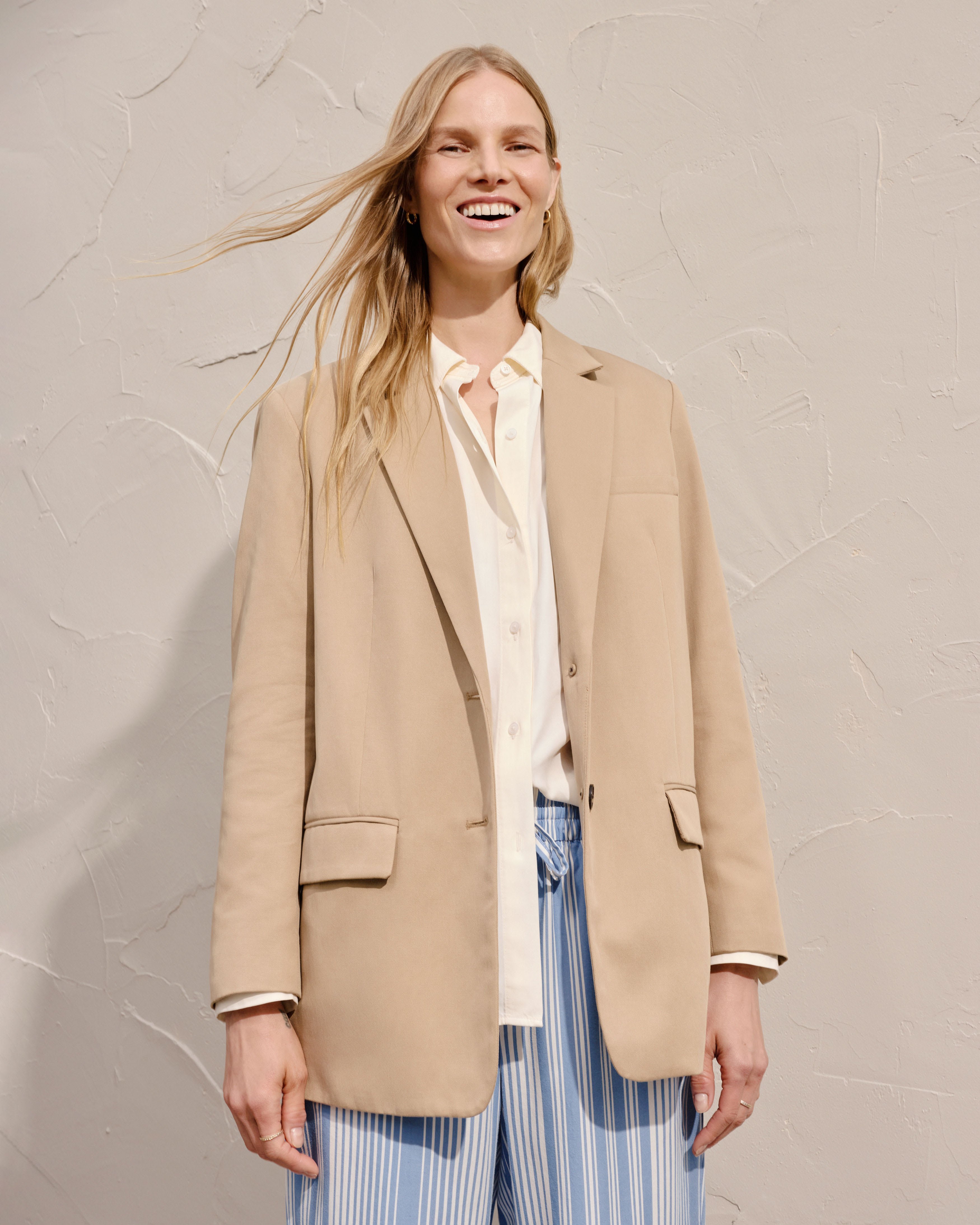 The Oversized Blazer in Buttersmooth Ash Brown – Everlane