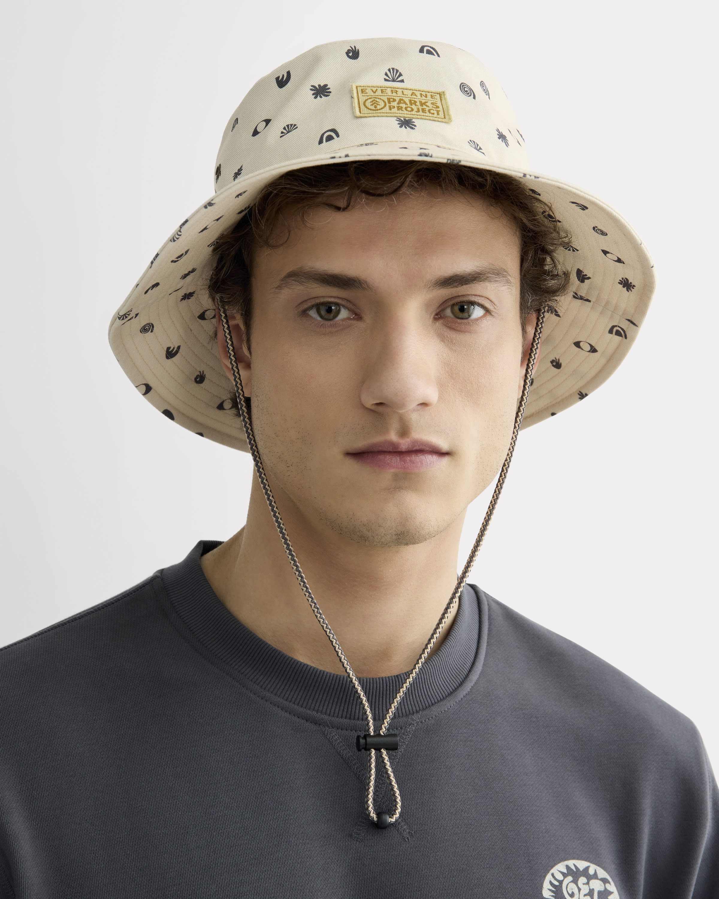 The Everlane x Parks Project Bucket Hat Birch – Everlane