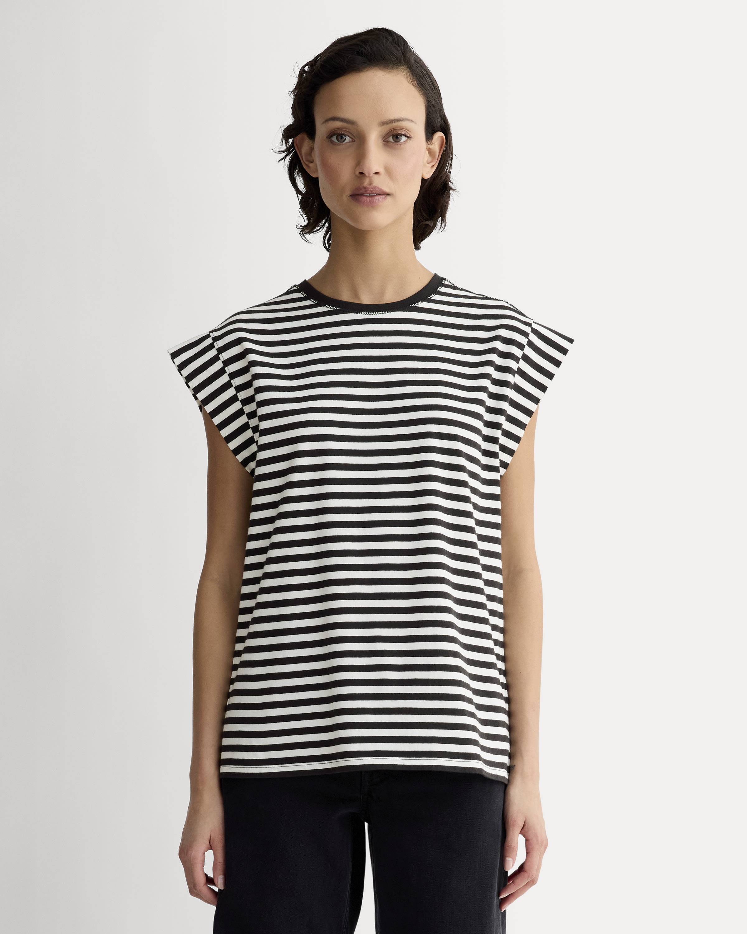 The Muscle Tee in Essential Cotton Bone / Black – Everlane