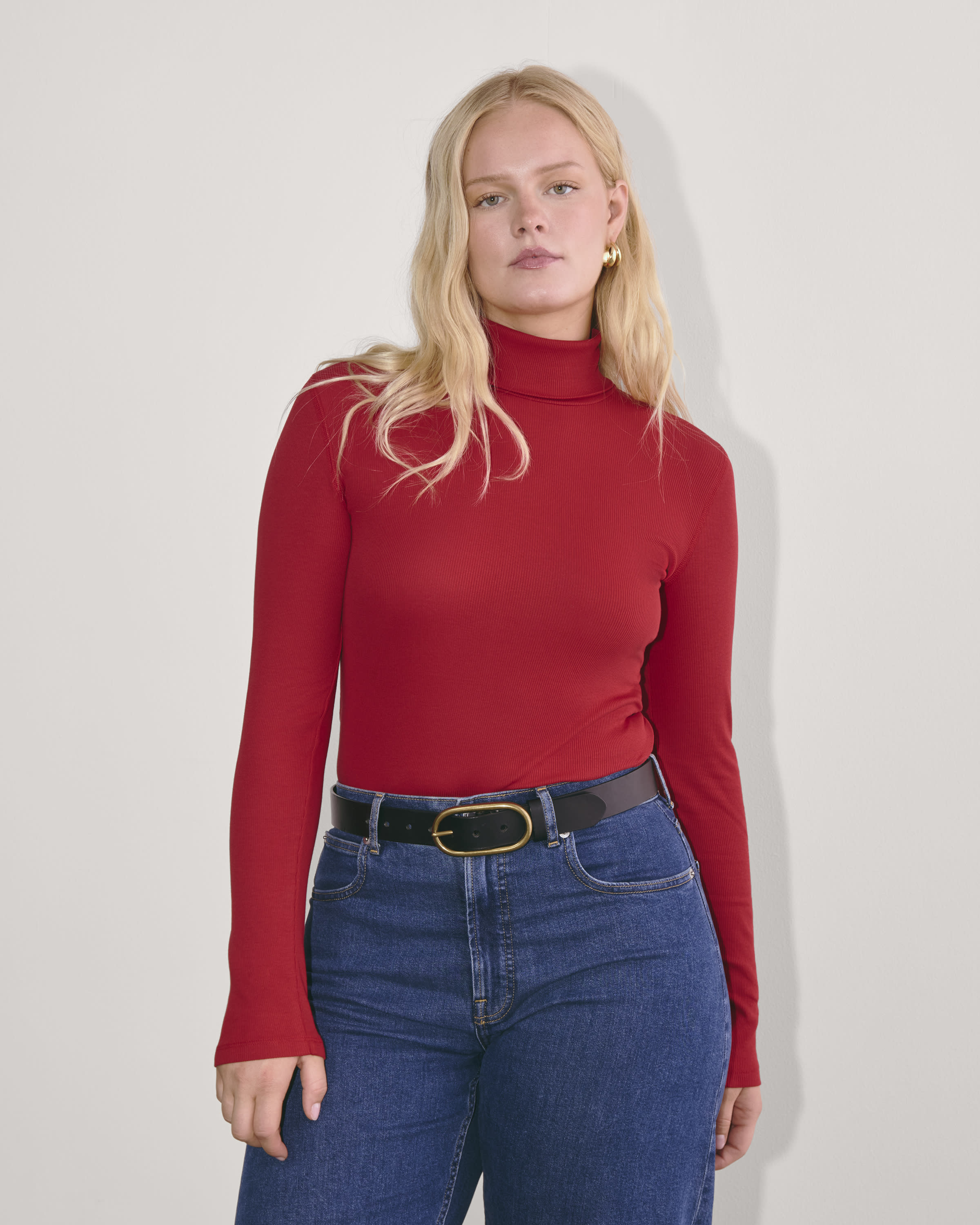The Luxe Rib Turtleneck Berry Red – Everlane