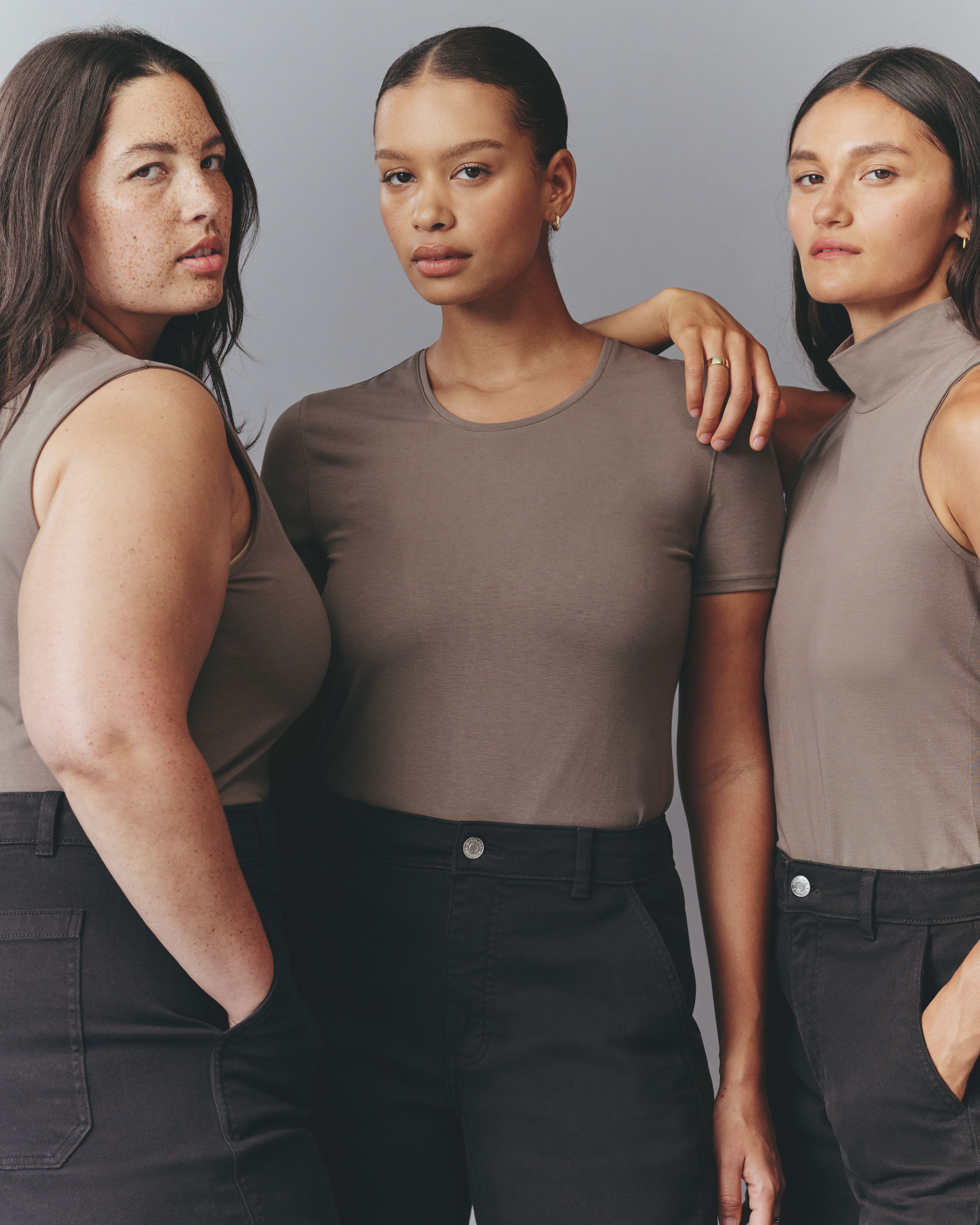 The Form Tee Taupe – Everlane